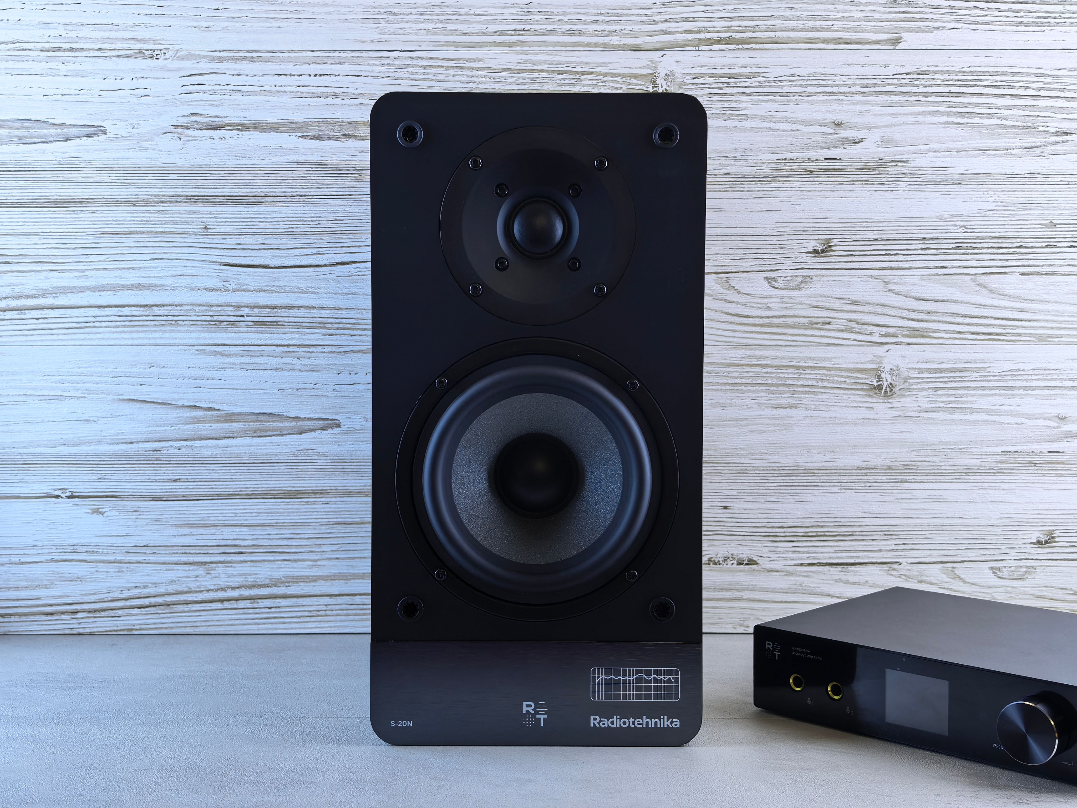 High-Quality Black Loudspeaker with Amplifier · Free Stock Photo