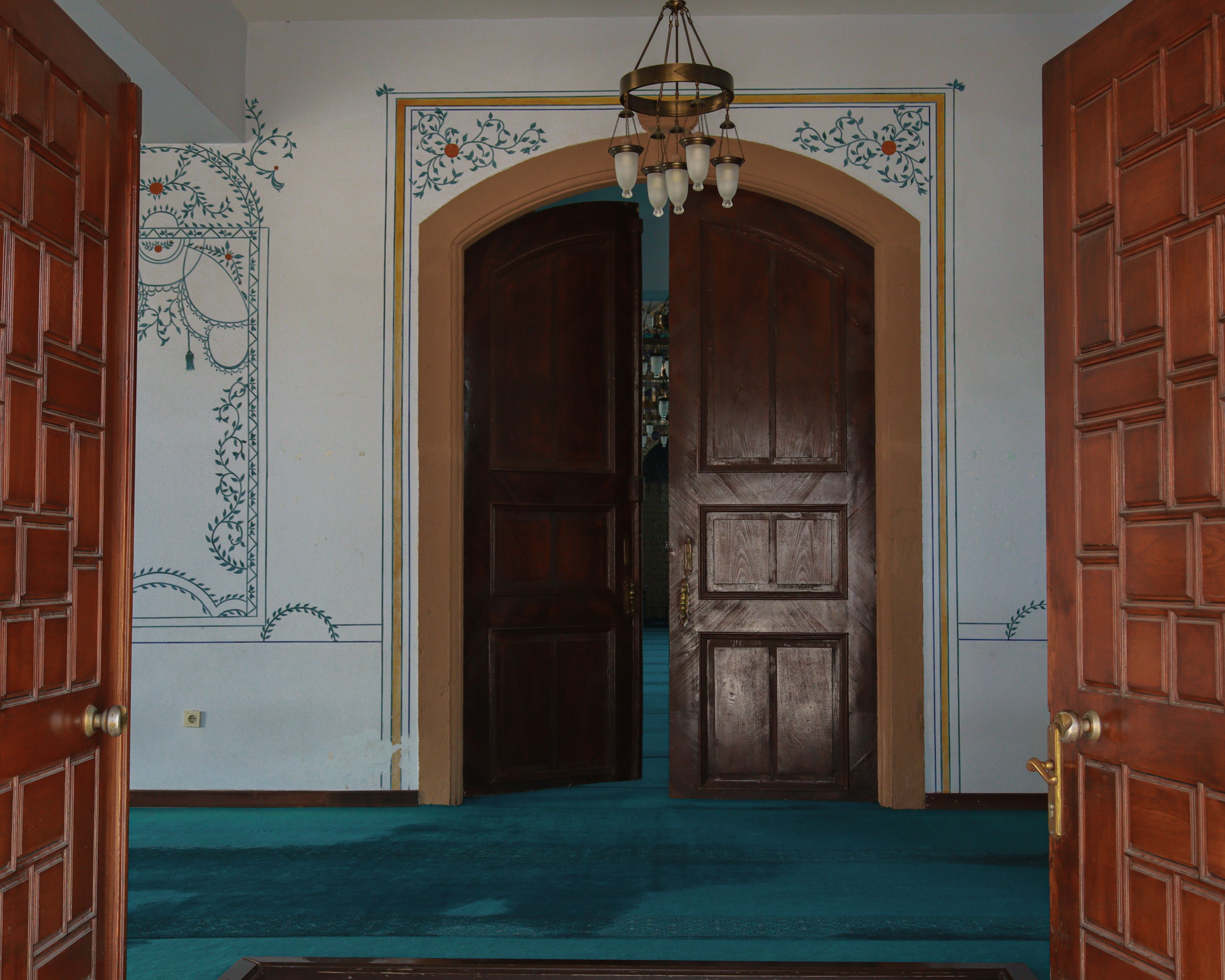 Traditional Turkish Interior with Open Doors · Free Stock Photo