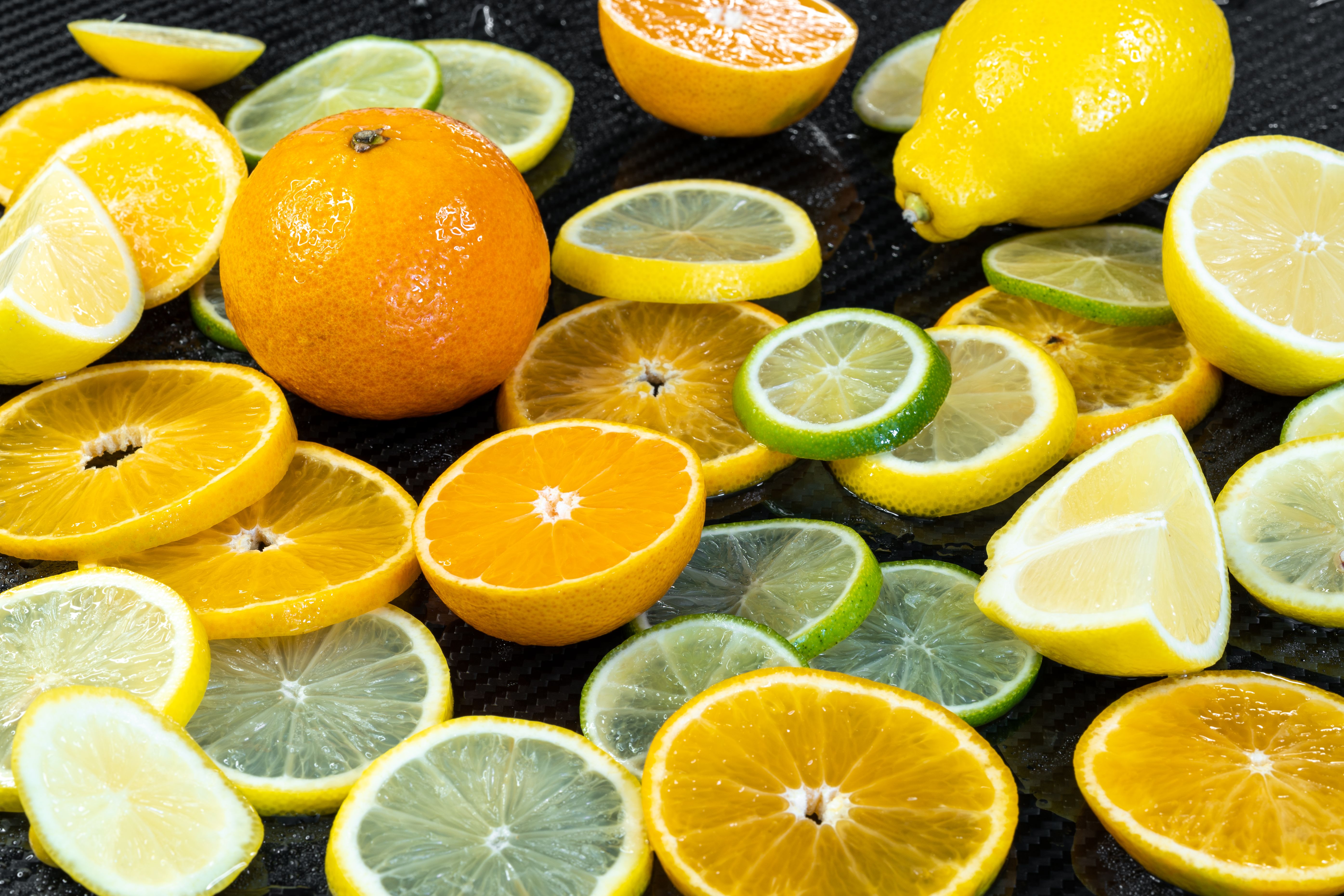 Cut Oranges · Free Stock Photo