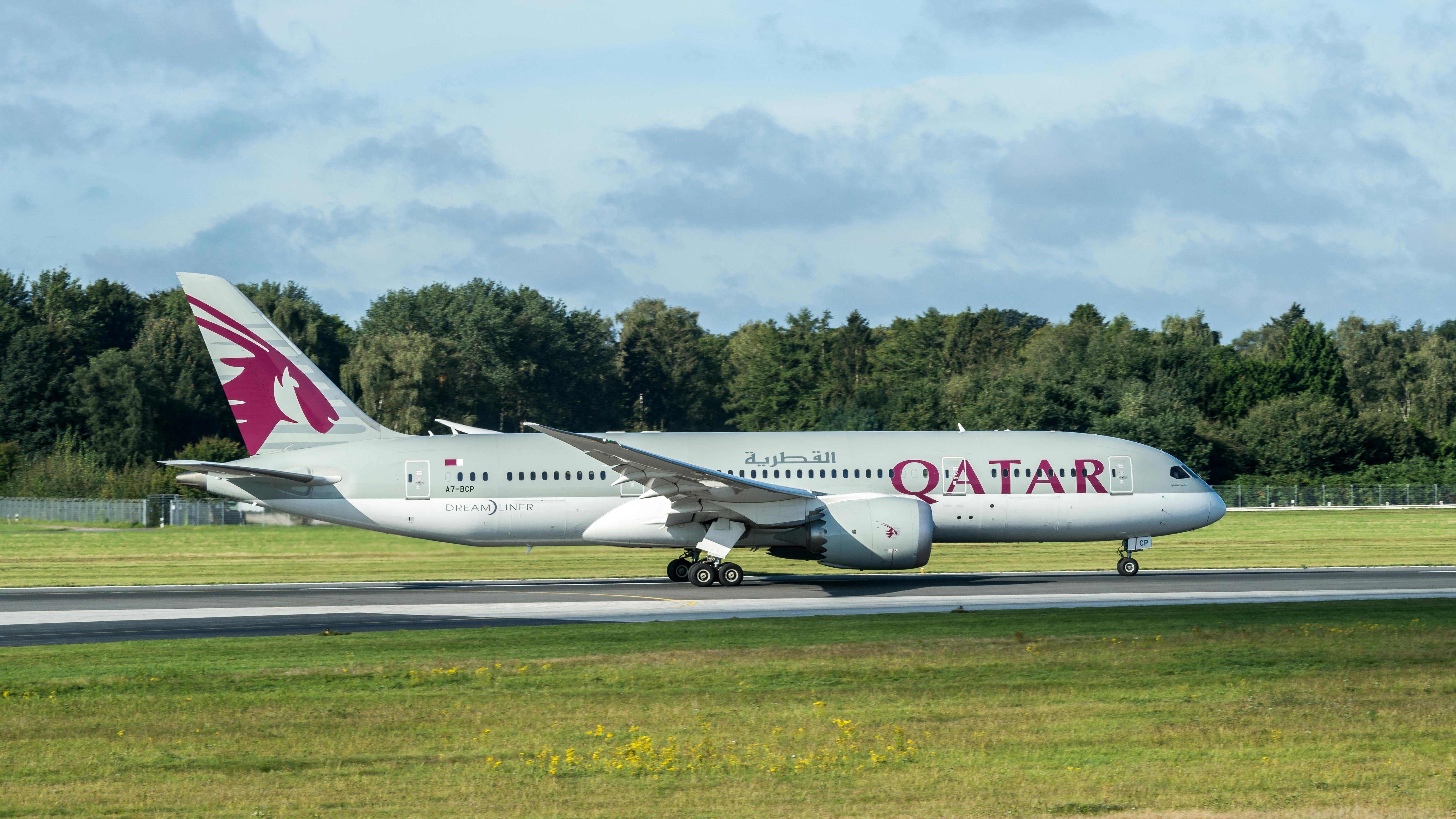 Qatar Airlines Photos, Download The BEST Free Qatar Airlines Stock ...