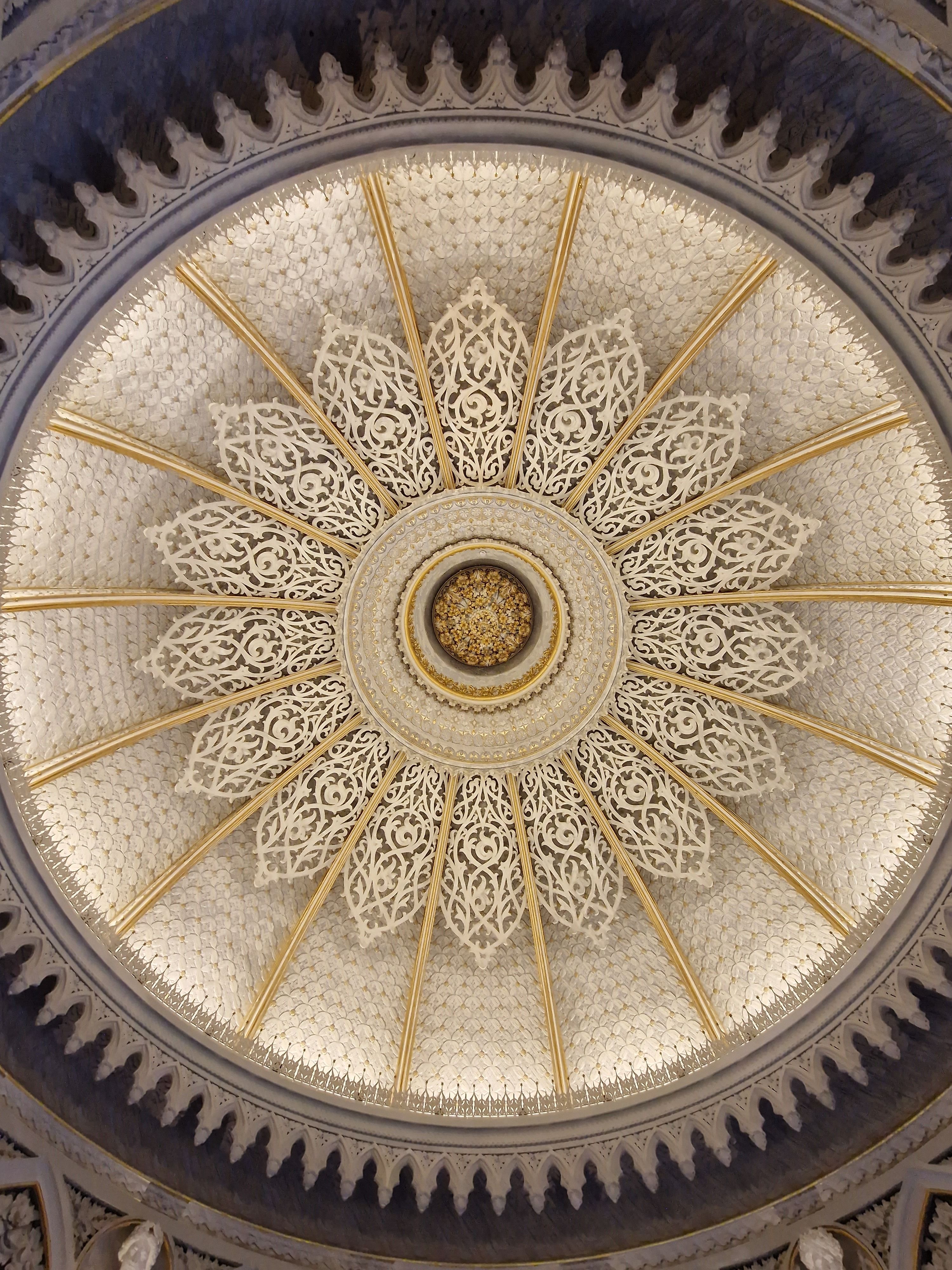 Ornate Architectural Ceiling with Intricate Design · Free Stock Photo