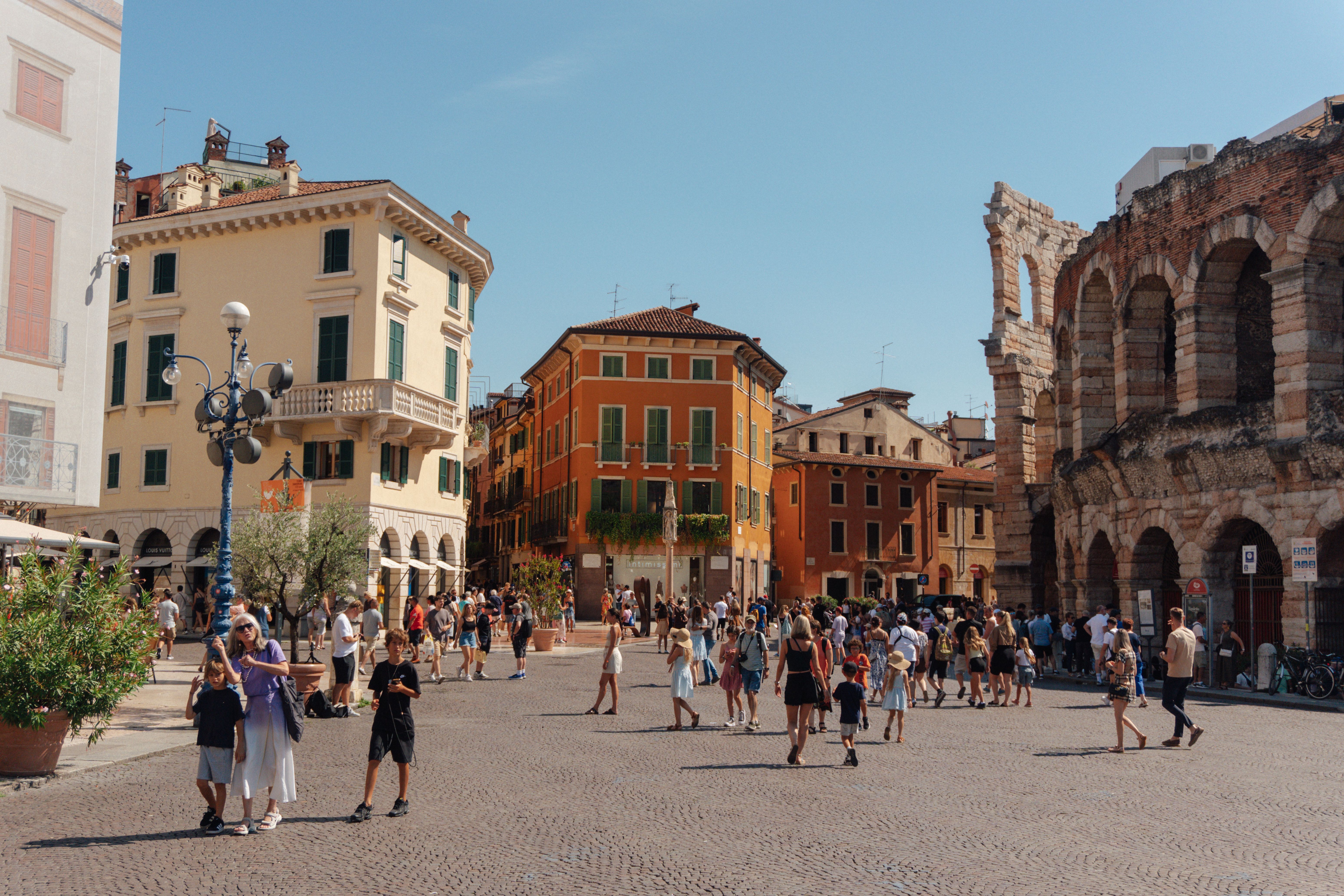 Vibrant Verona Cityscape with Arena di Verona · Free Stock Photo