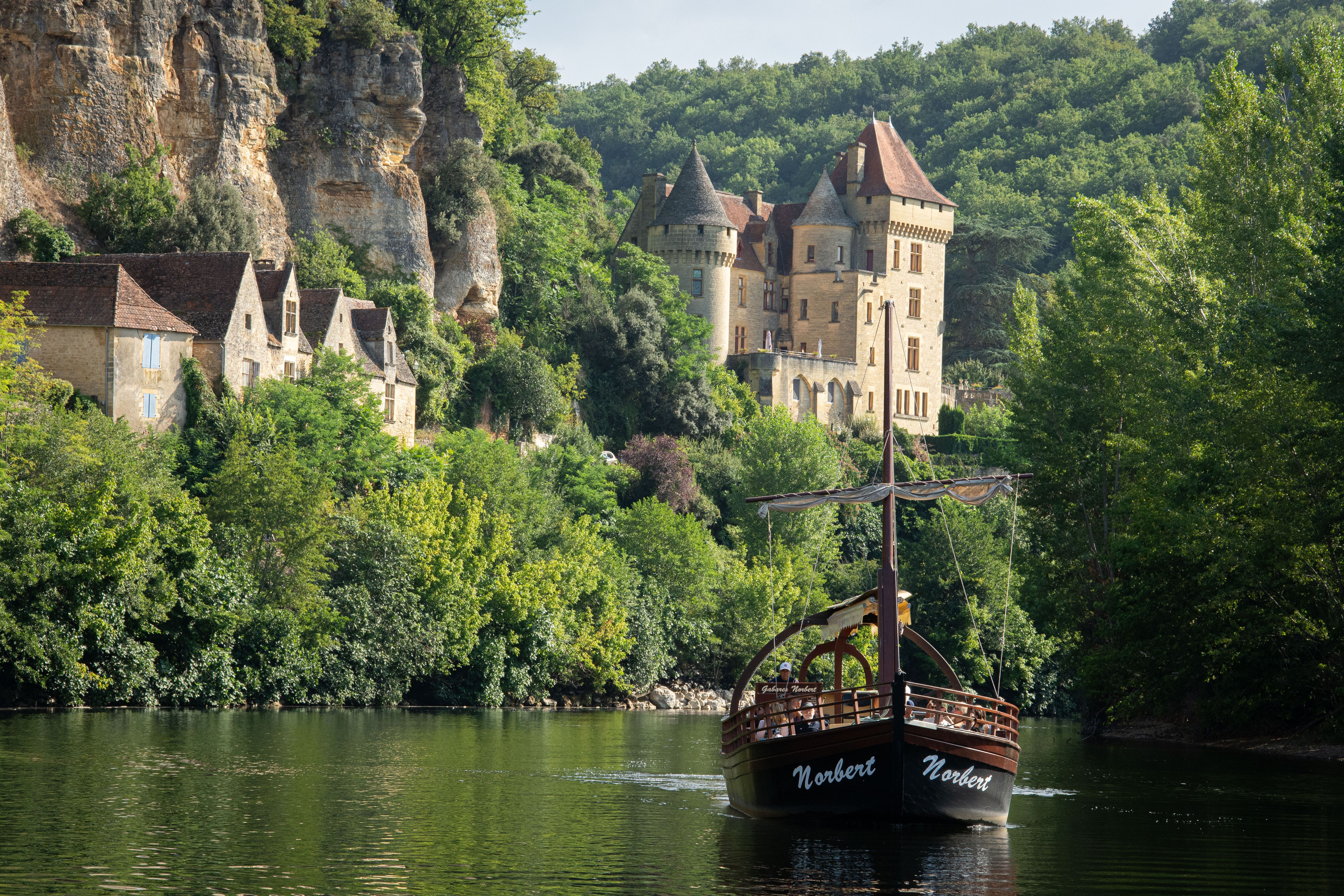 Medieval Castle Overlooking Dordogne River in France · Free Stock Photo