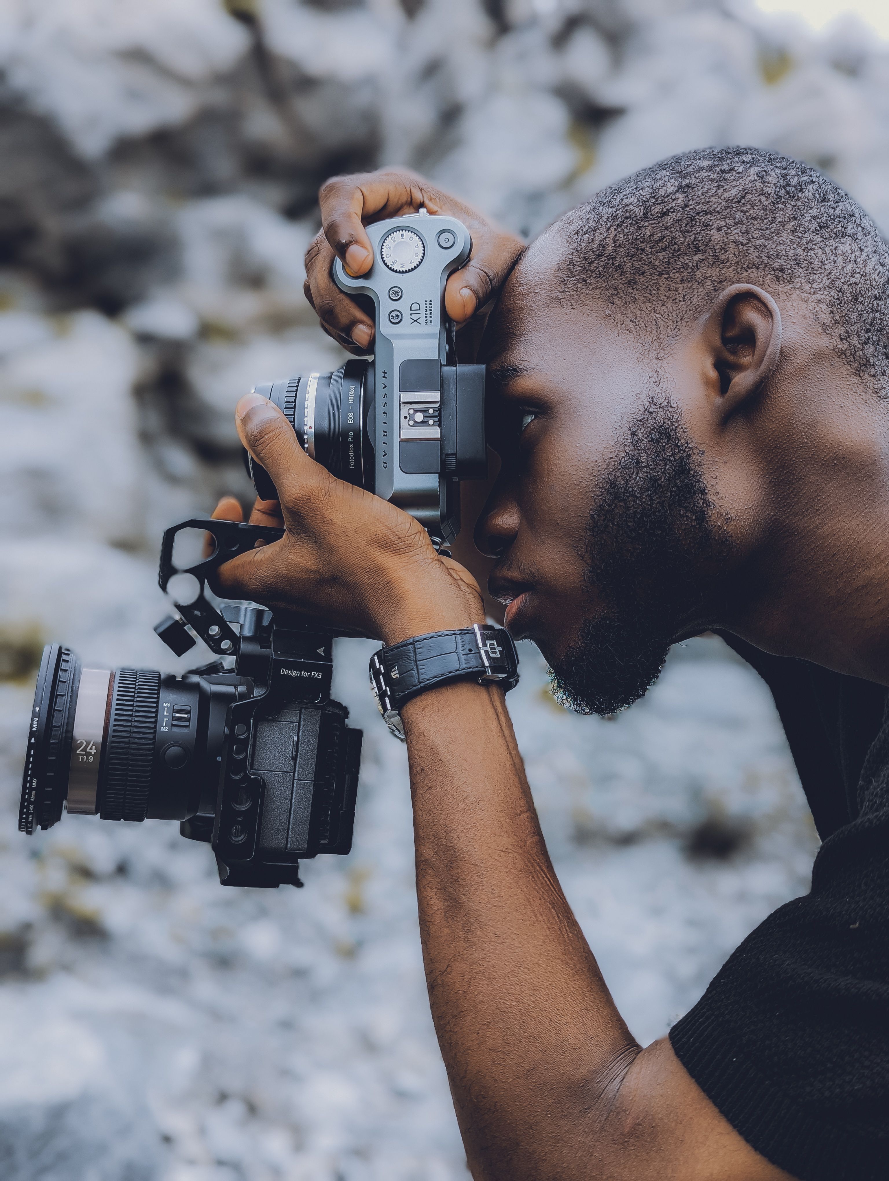 Photographer Capturing Nature in Abuja, Nigeria · Free Stock Photo