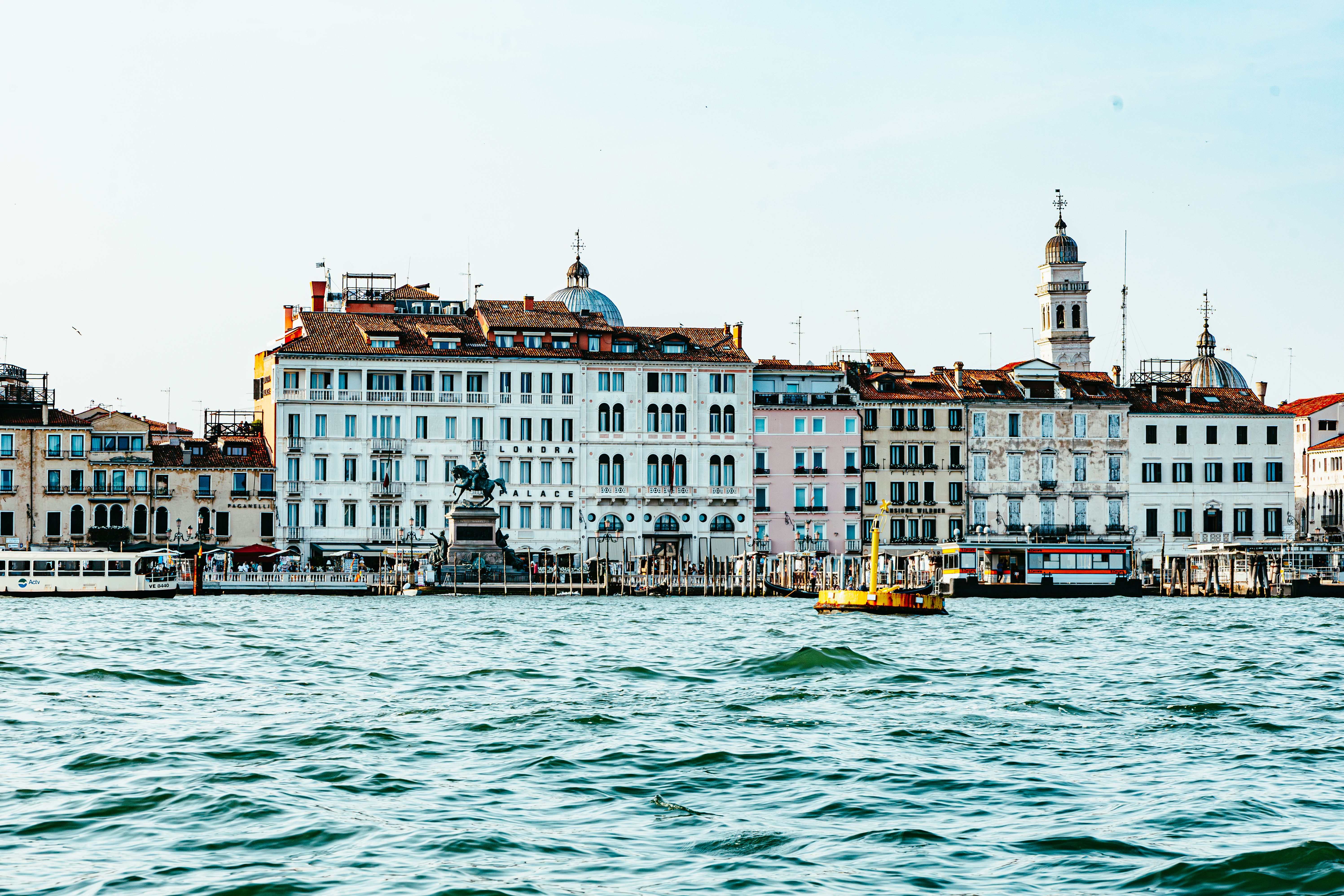 Picturesque Venetian Waterfront Architecture · Free Stock Photo