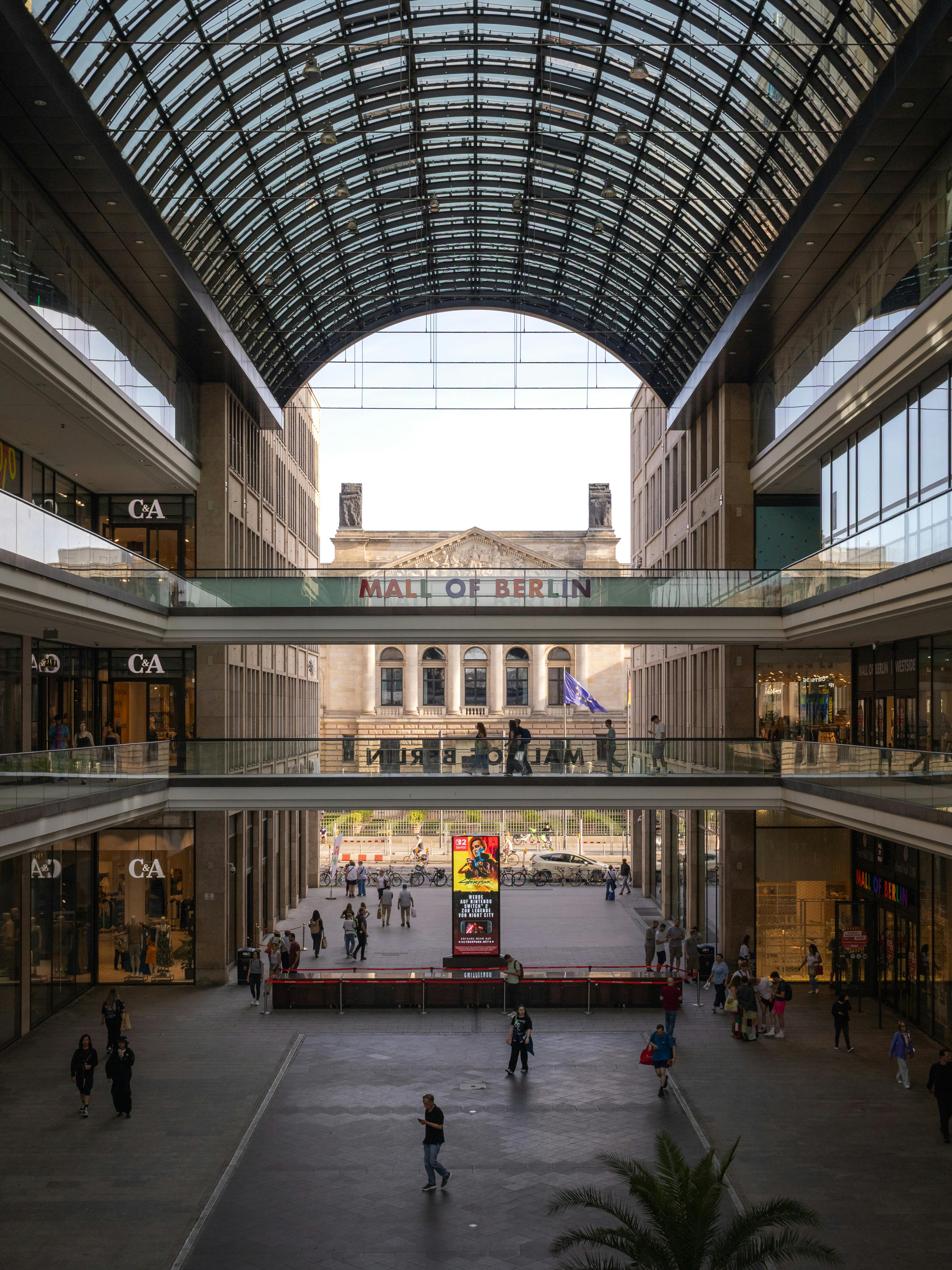 Mall Crowded Photos, Download The BEST Free Mall Crowded Stock Photos ...