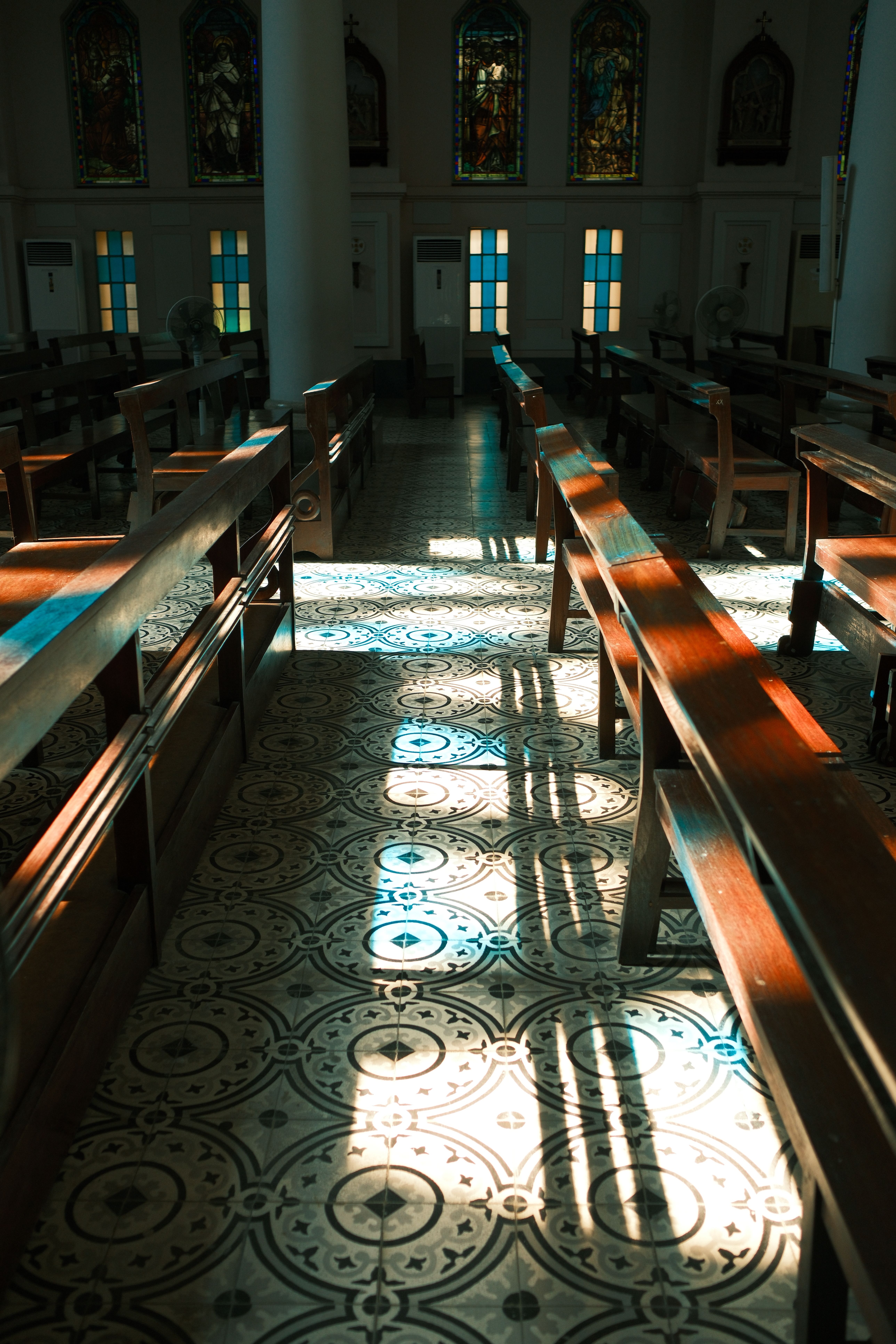 Brown Wooden Church Bench Near White Painted Wall · Free Stock Photo