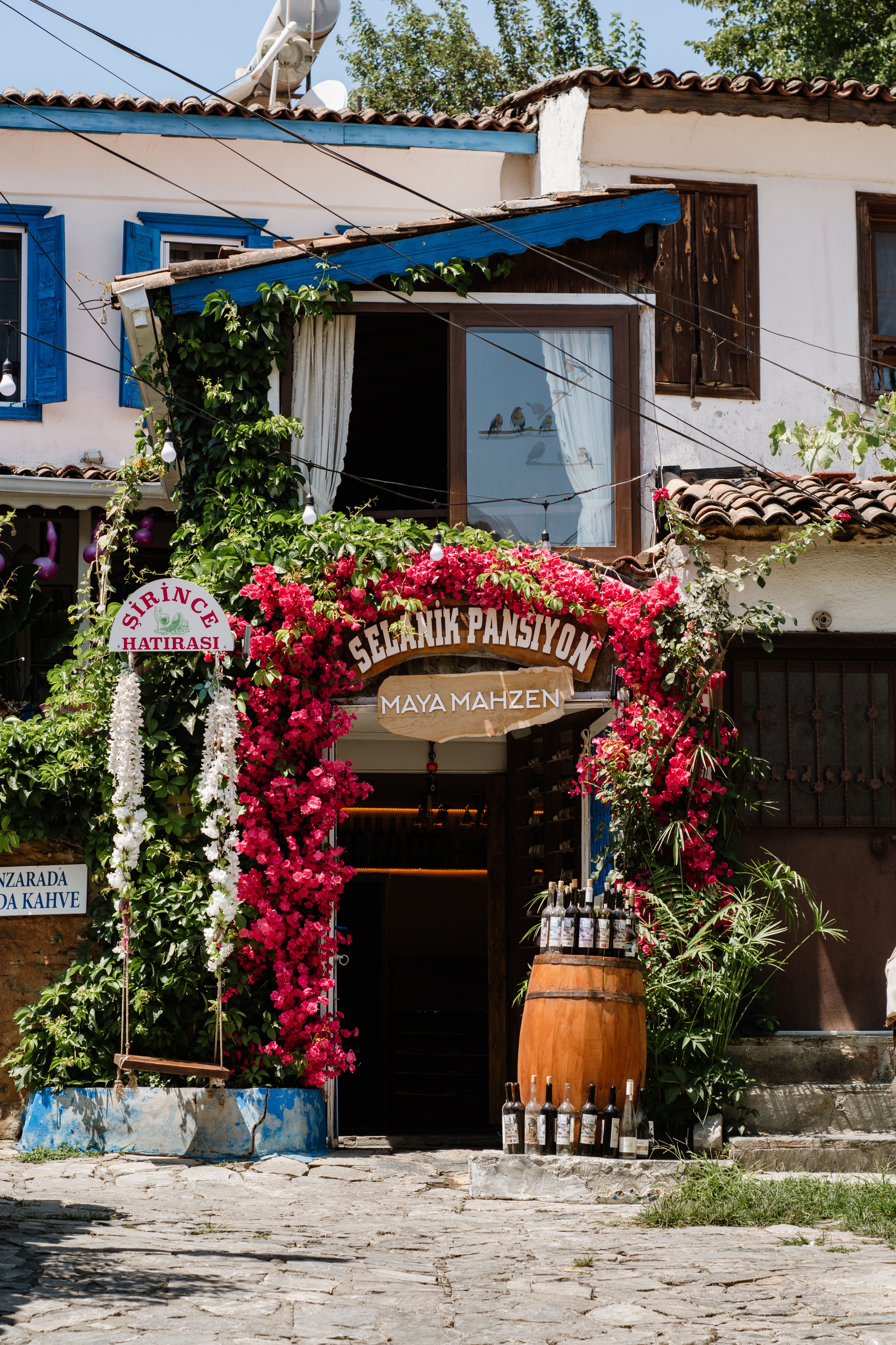 Charming Floral Entrance to Şirince Pension in Turkey · Free Stock Photo