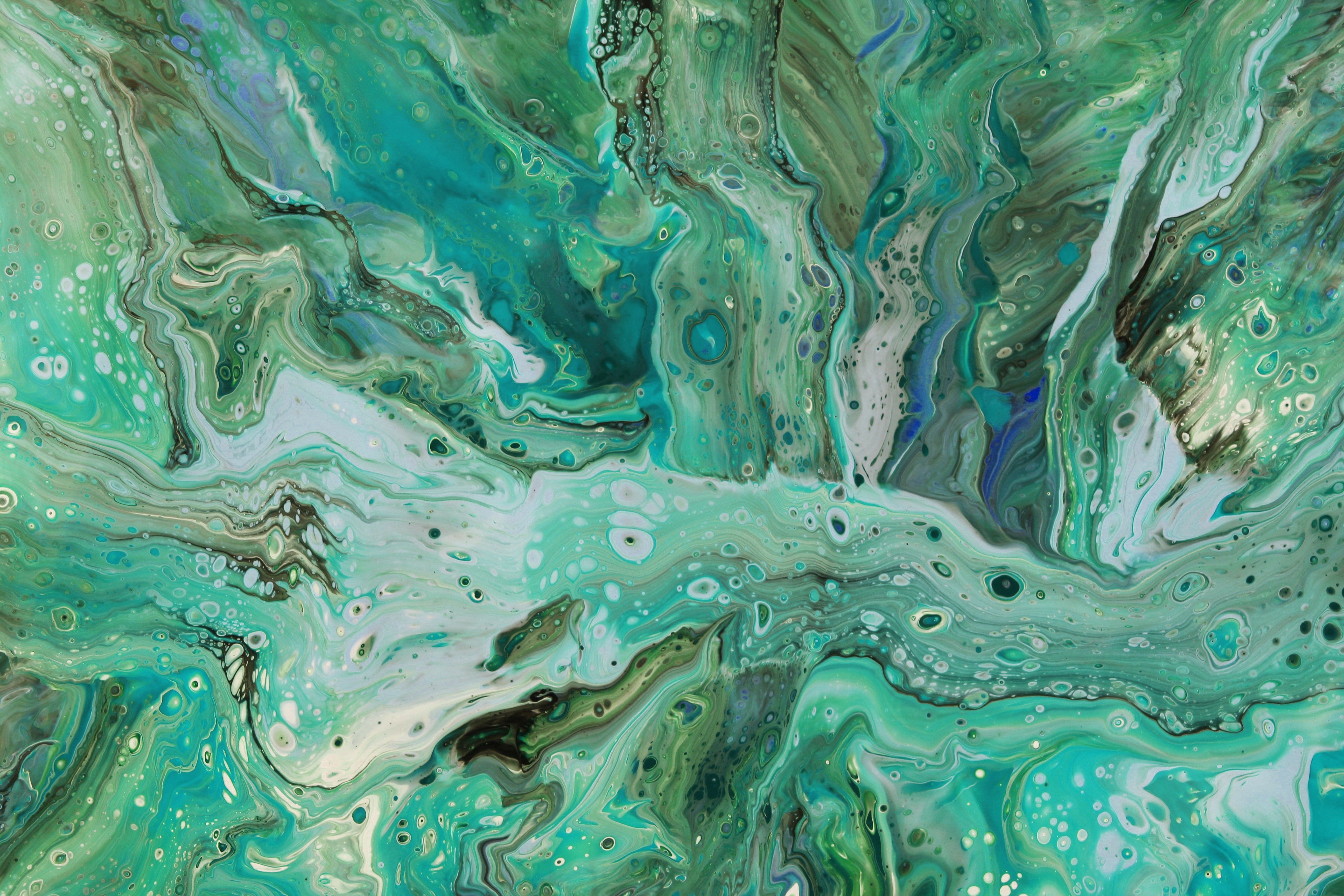 Vibrant Abstract Green and Blue Fluid Art · Free Stock Photo