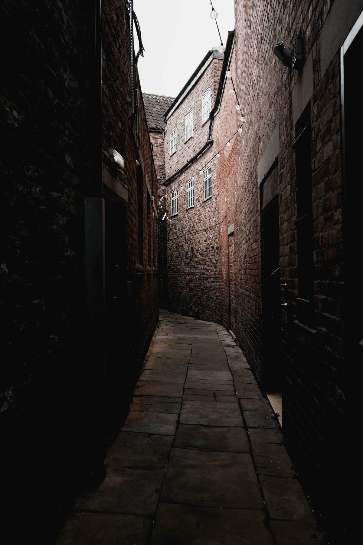 Alley Photos, Download The BEST Free Alley Stock Photos & HD Images