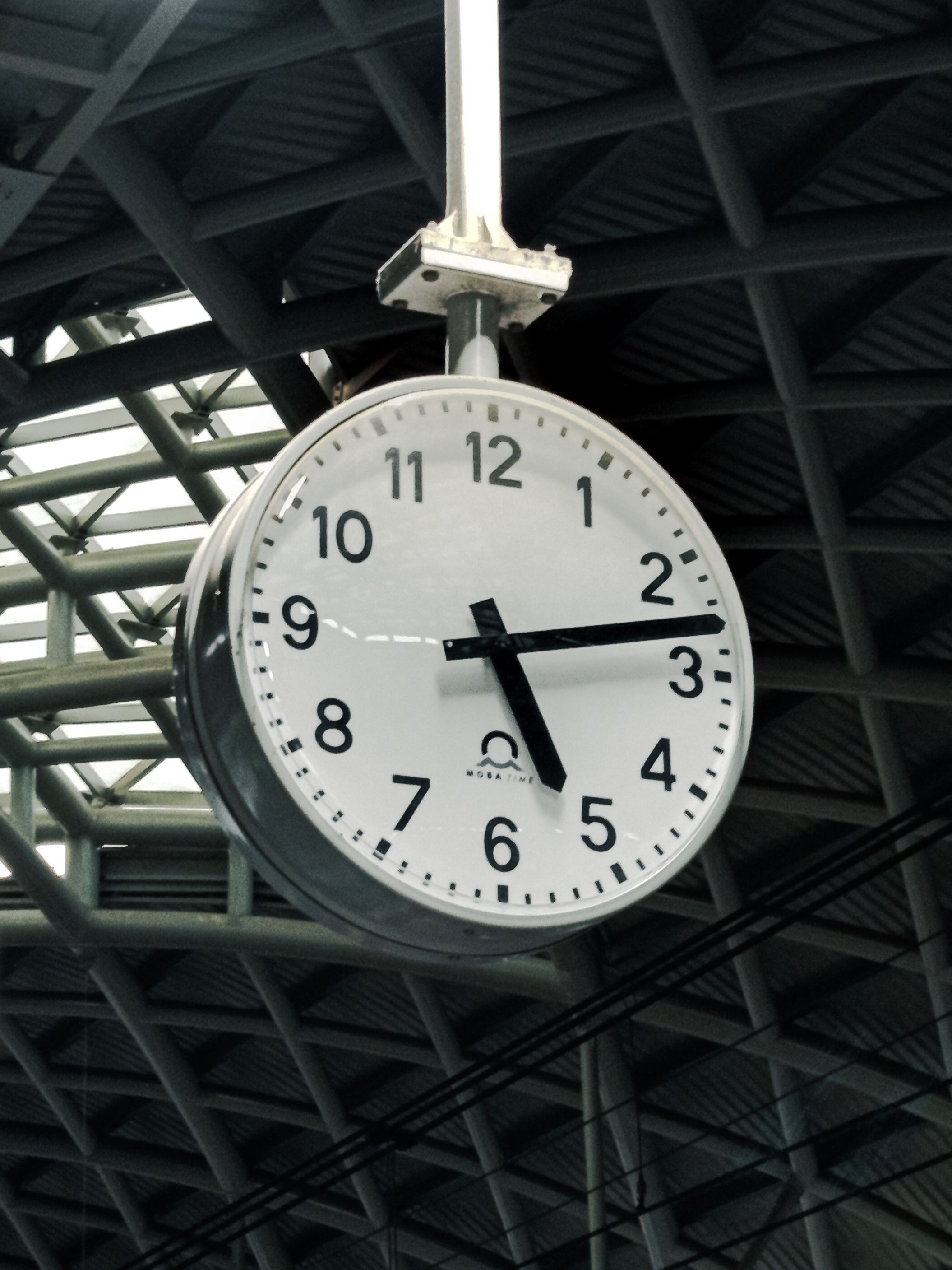 Train Station Clock Displaying 11:19 · Free Stock Photo