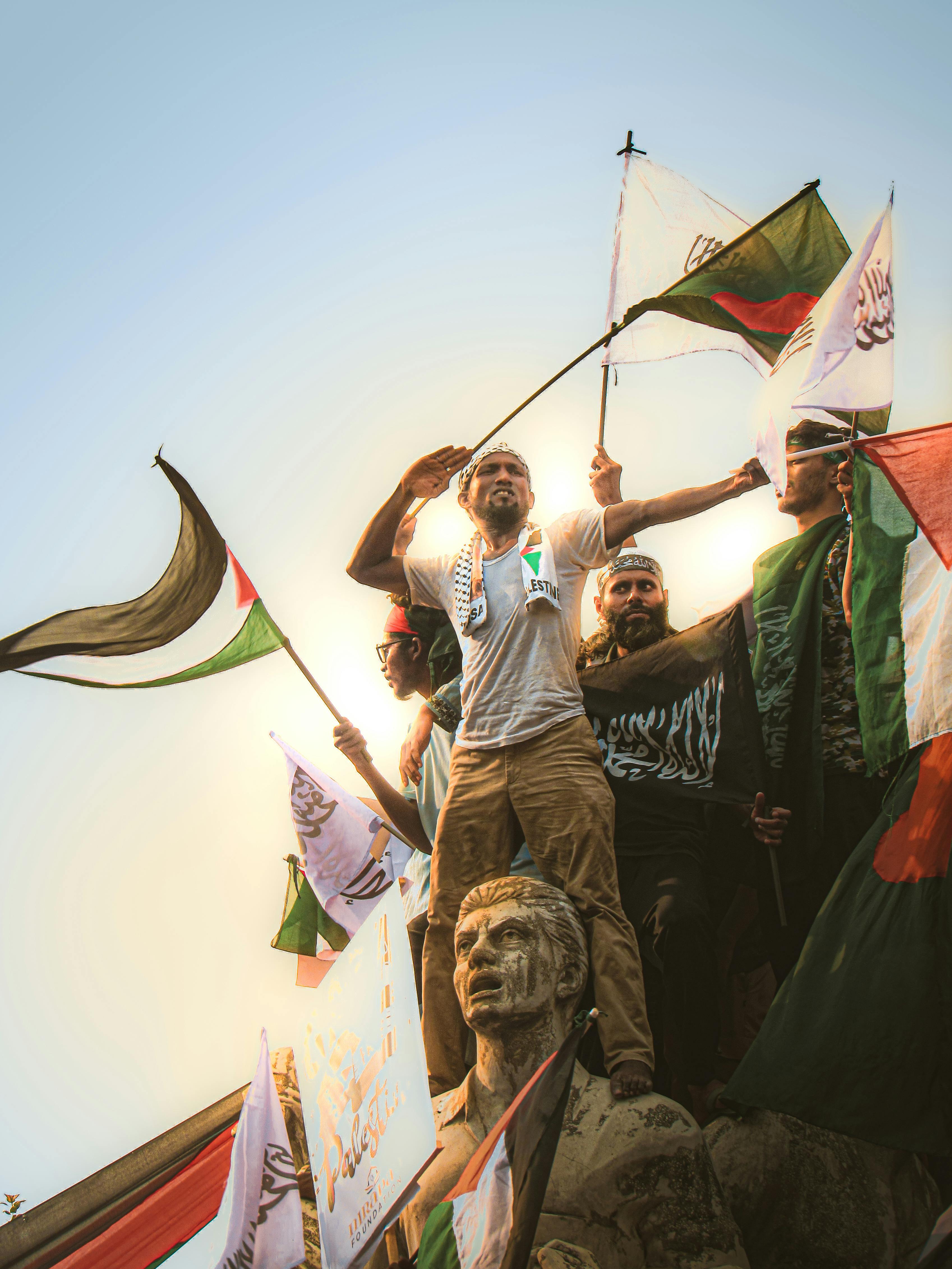 Rise Of The Resistance Photos, Download The BEST Free Rise Of The ...