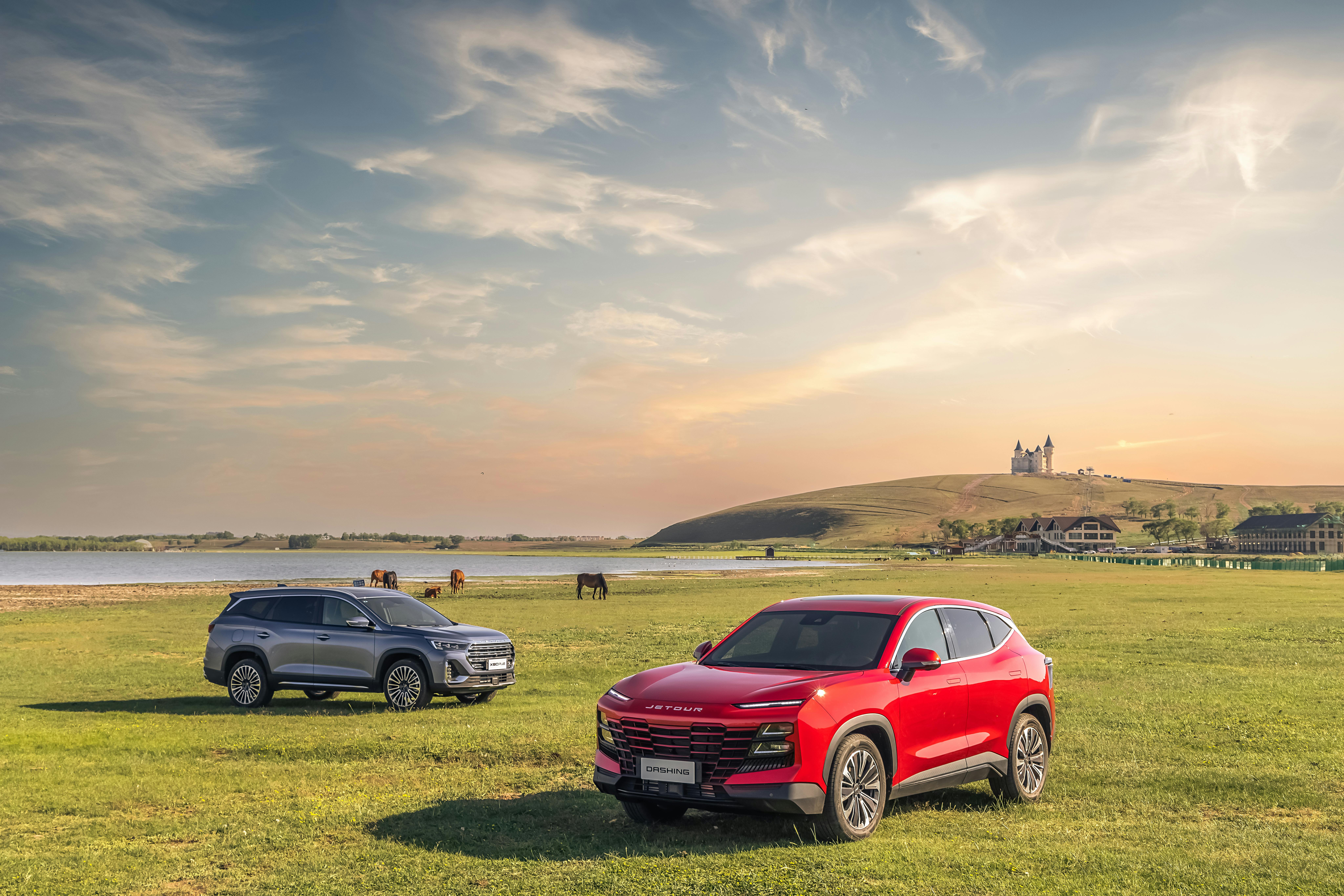 Jetour SUVs in Scenic Georgian Countryside · Free Stock Photo