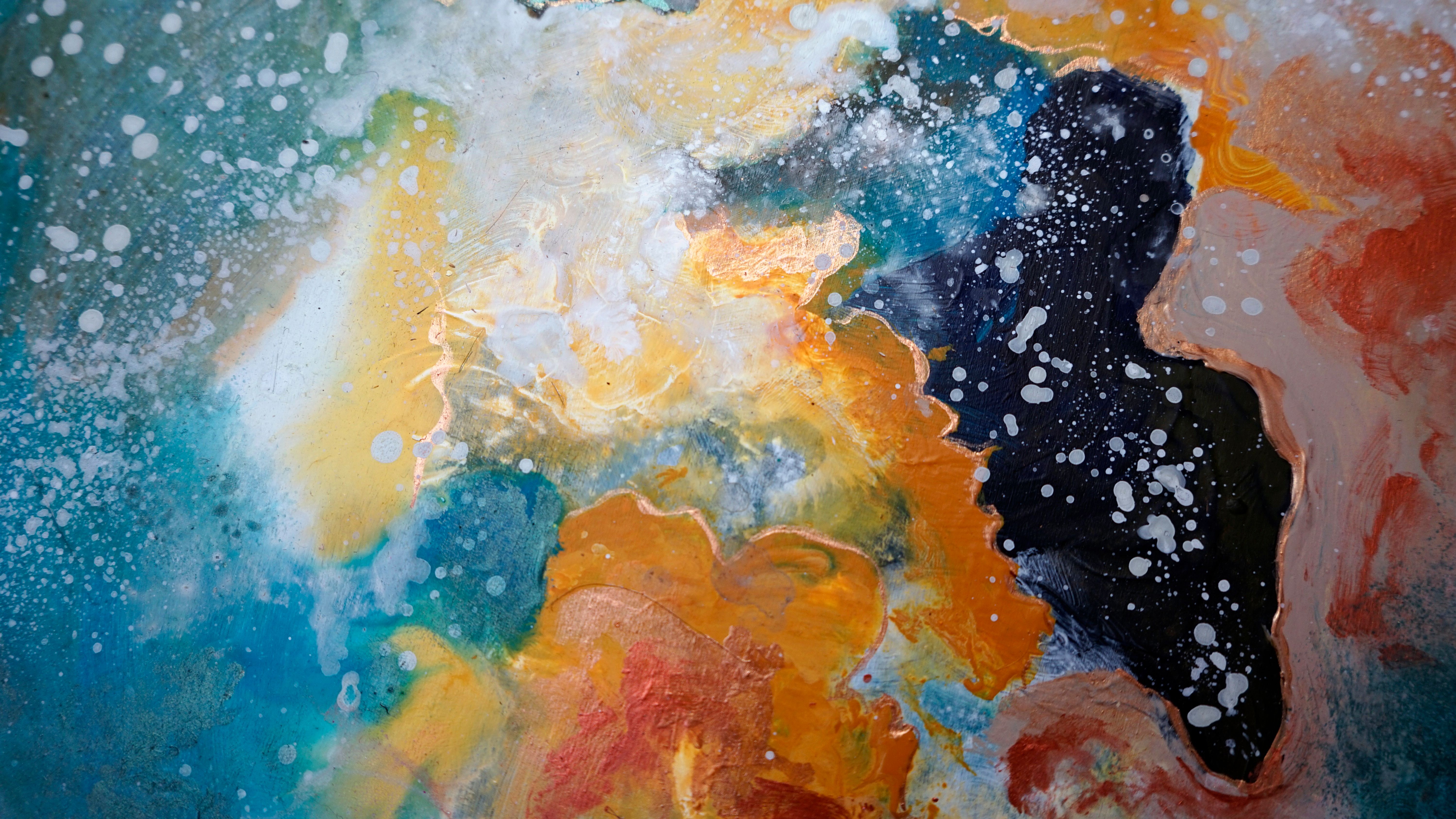 Vibrant Abstract Cosmic Painting with Gold Accents · Free Stock Photo