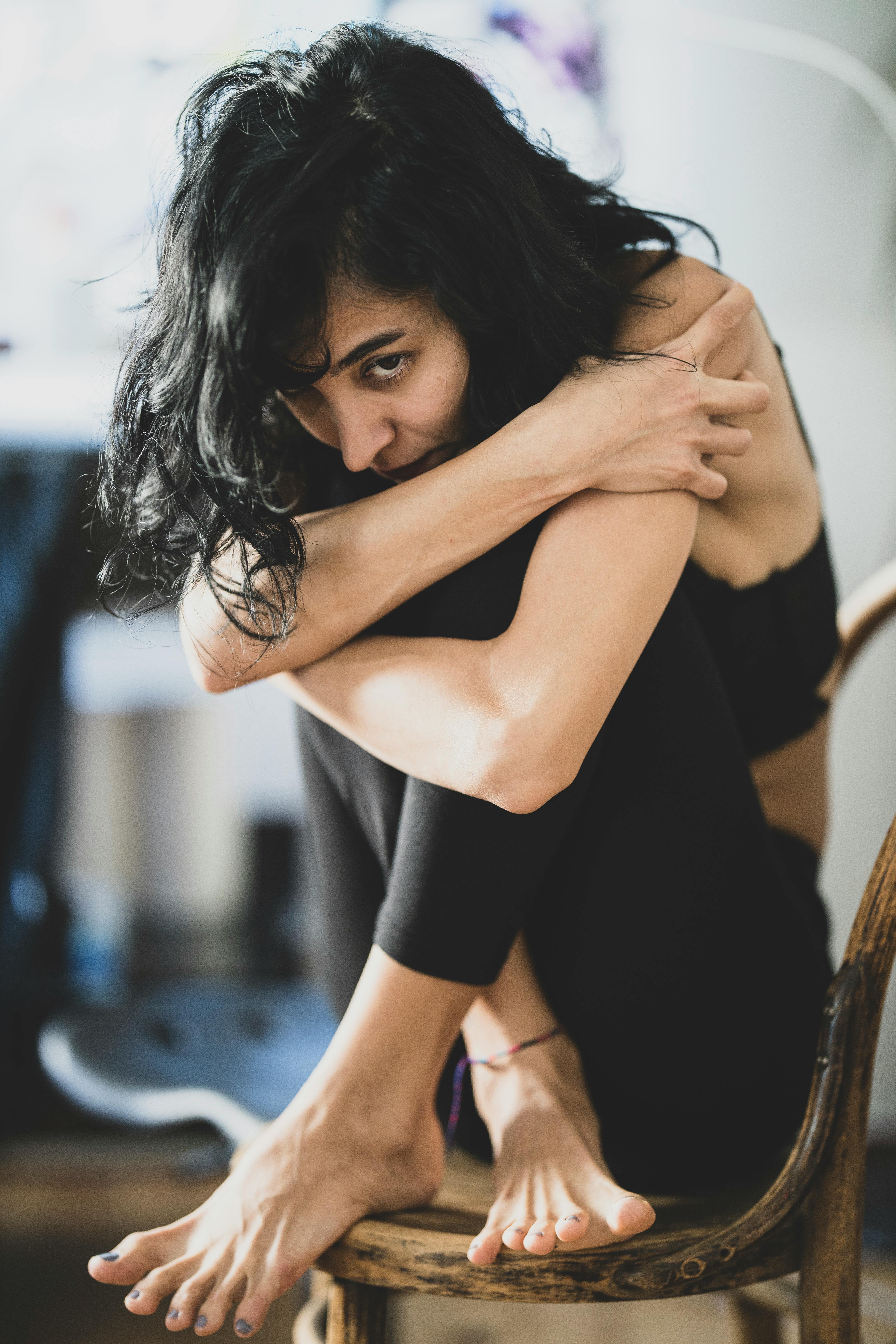 Curled Pose Photos, Download The BEST Free Curled Pose Stock Photos ...