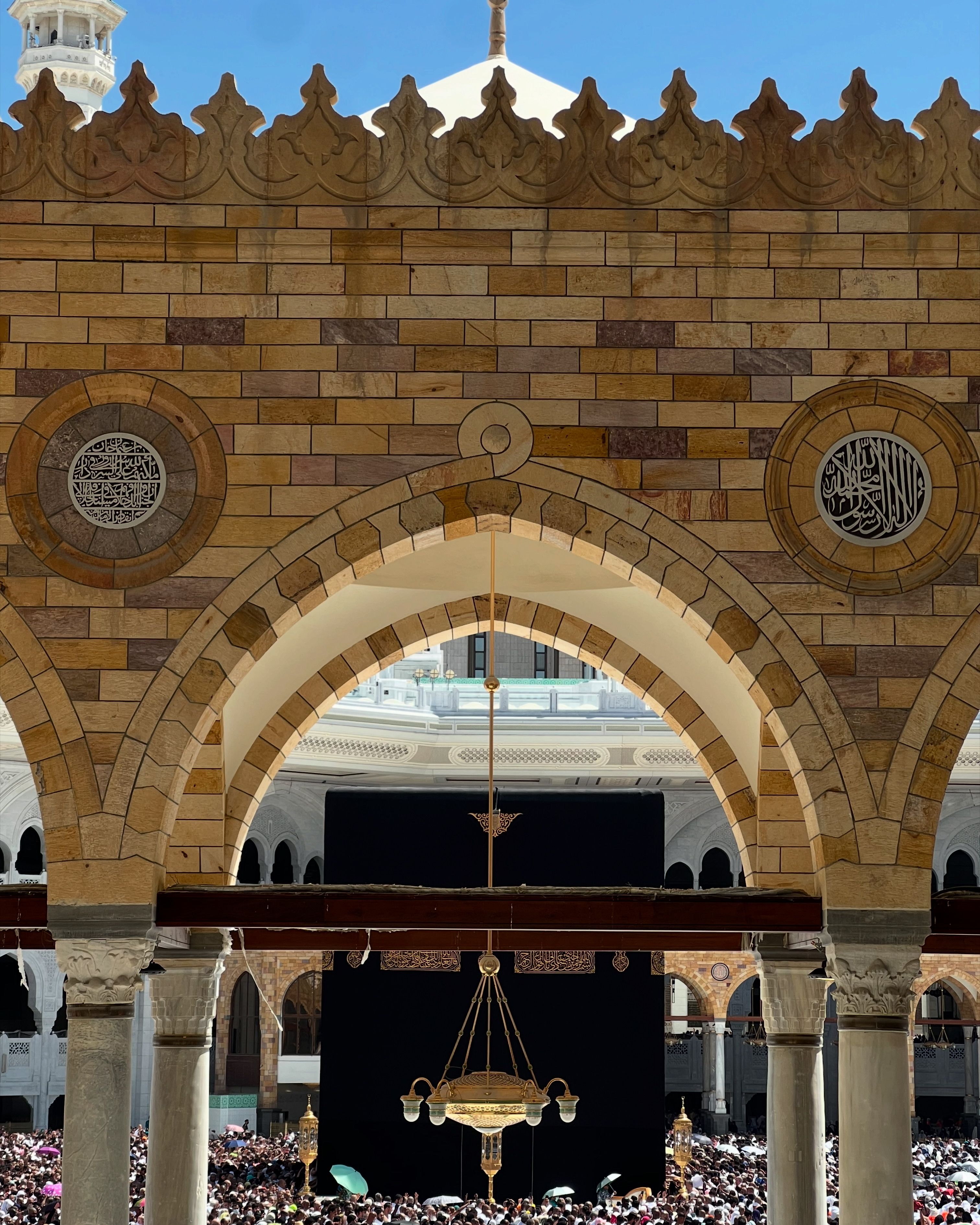 Intricate Islamic Architecture with Dome and Arches · Free Stock Photo