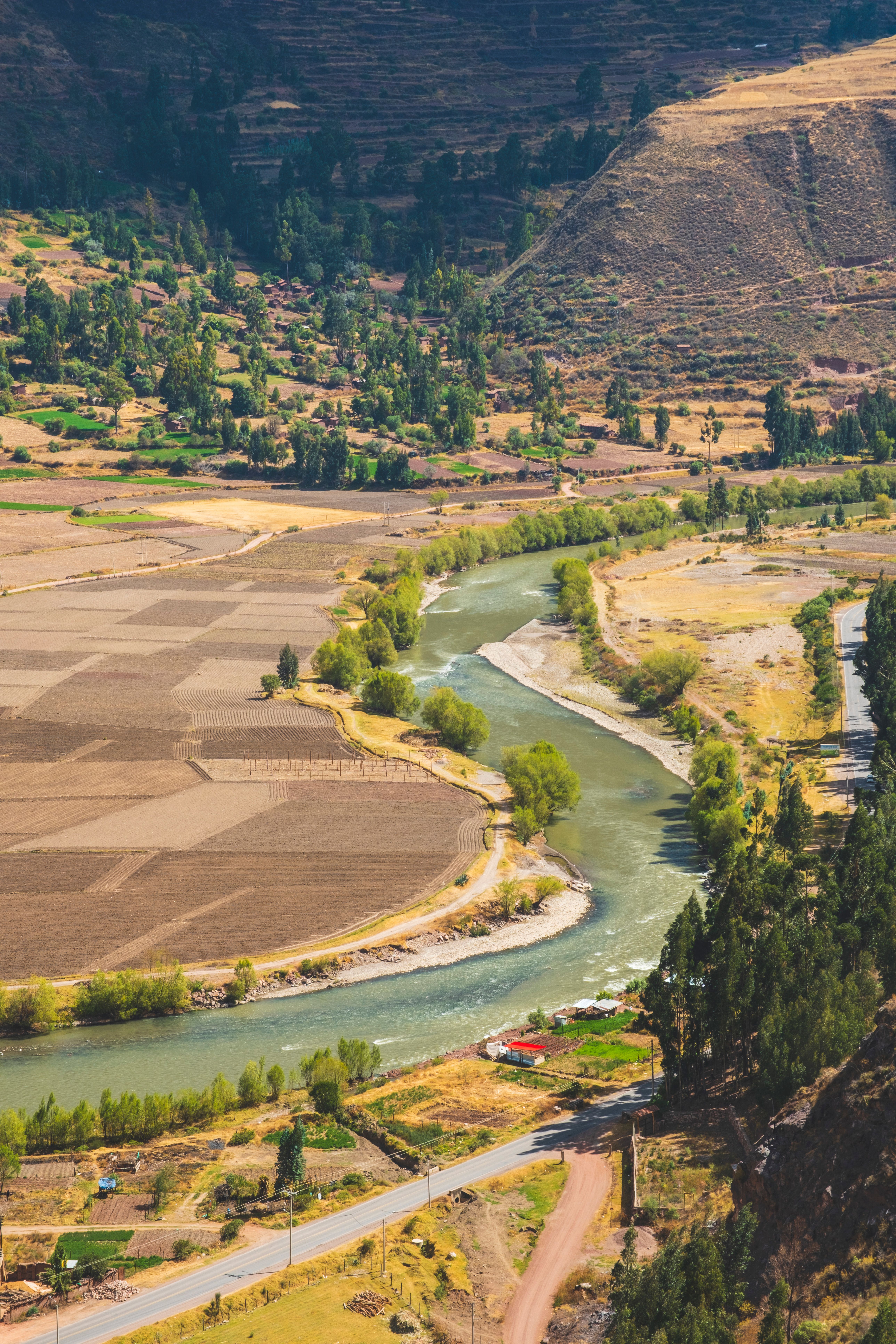 Scenic Aerial View of Majestic River in Cuzco, Perú · Free Stock Photo
