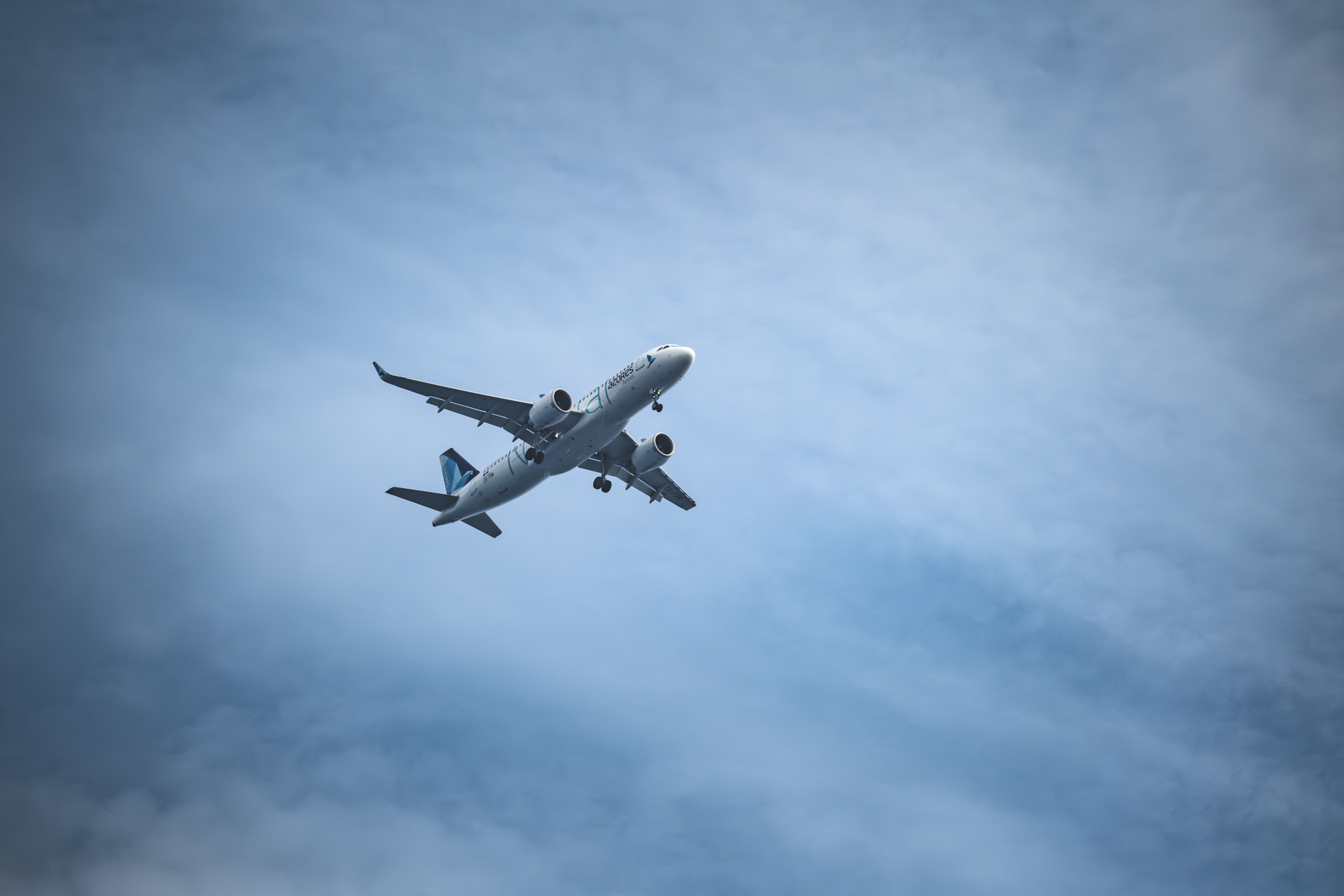 Le 6000+ migliori foto di Aereo In Volo · Download gratuito al 100% ...