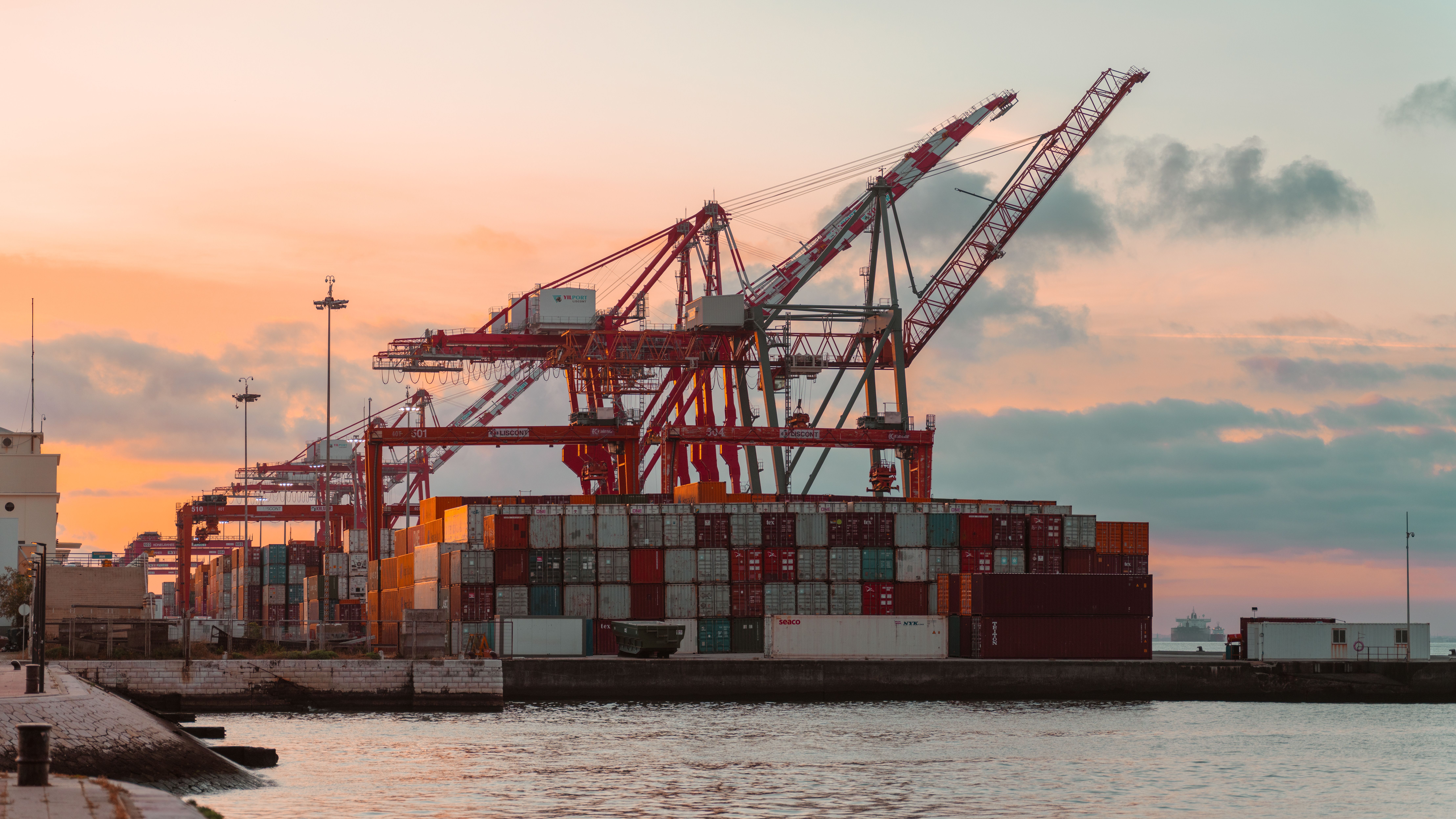 port with cranes · Free Stock Photo