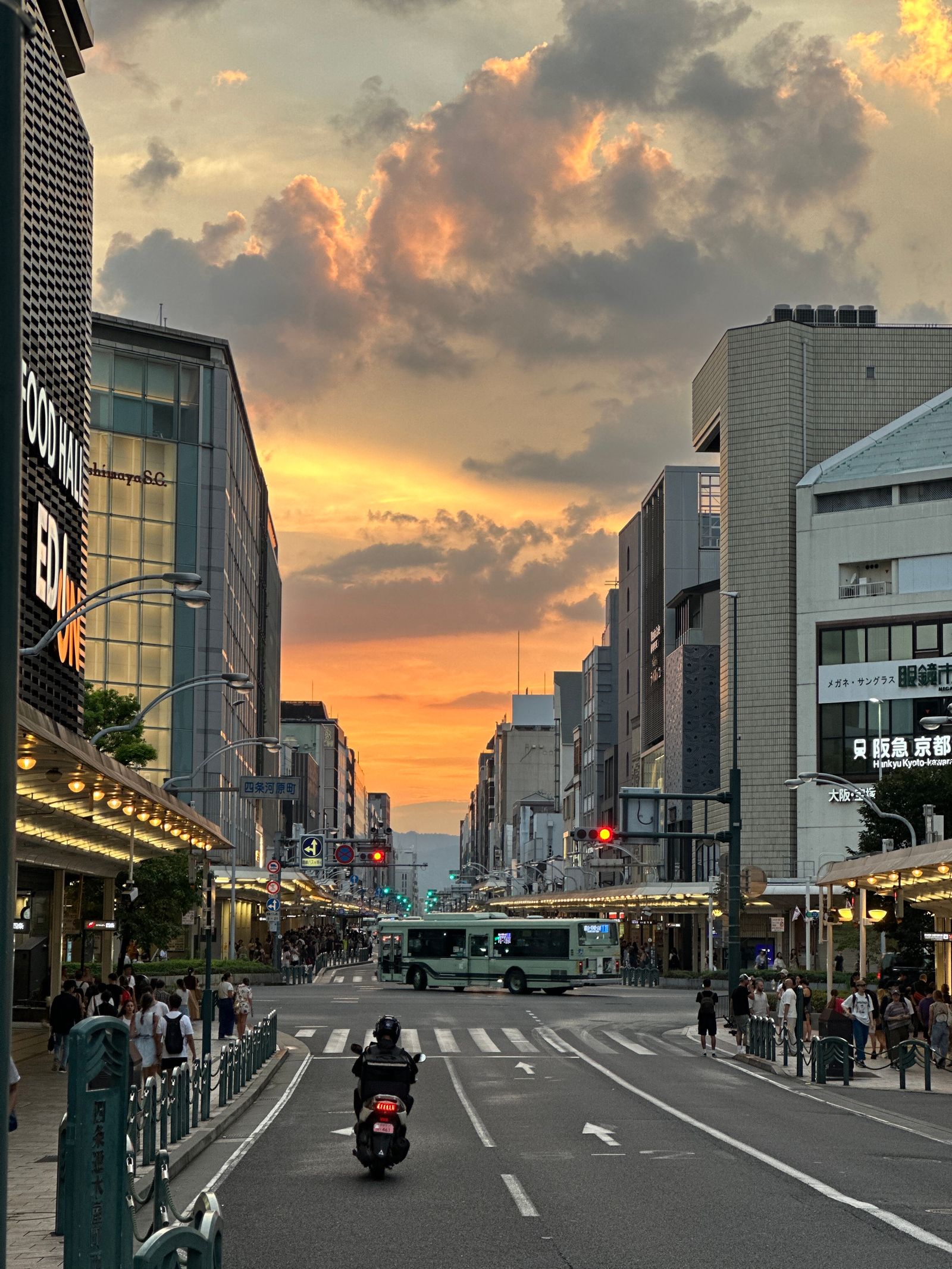 Sunset+Over+Kyoto+Traditional+Street Photos, Download The BEST Free ...
