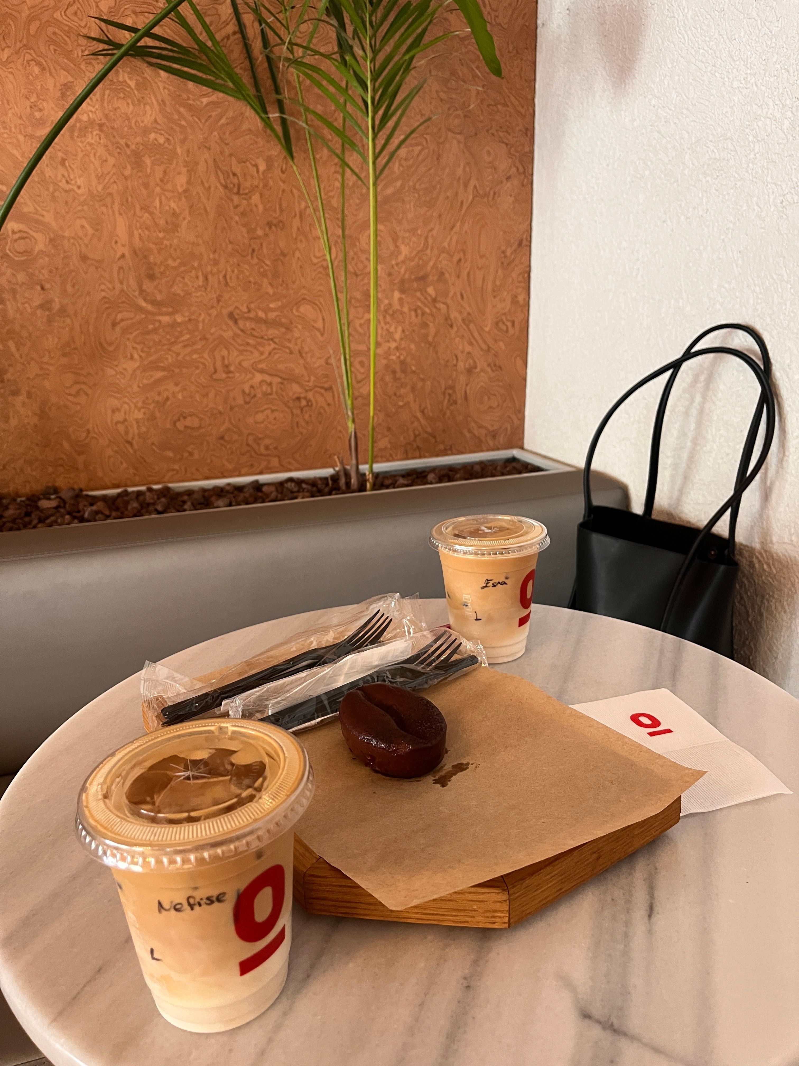 Napkin Package Photos, Download The BEST Free Napkin Package Stock ...
