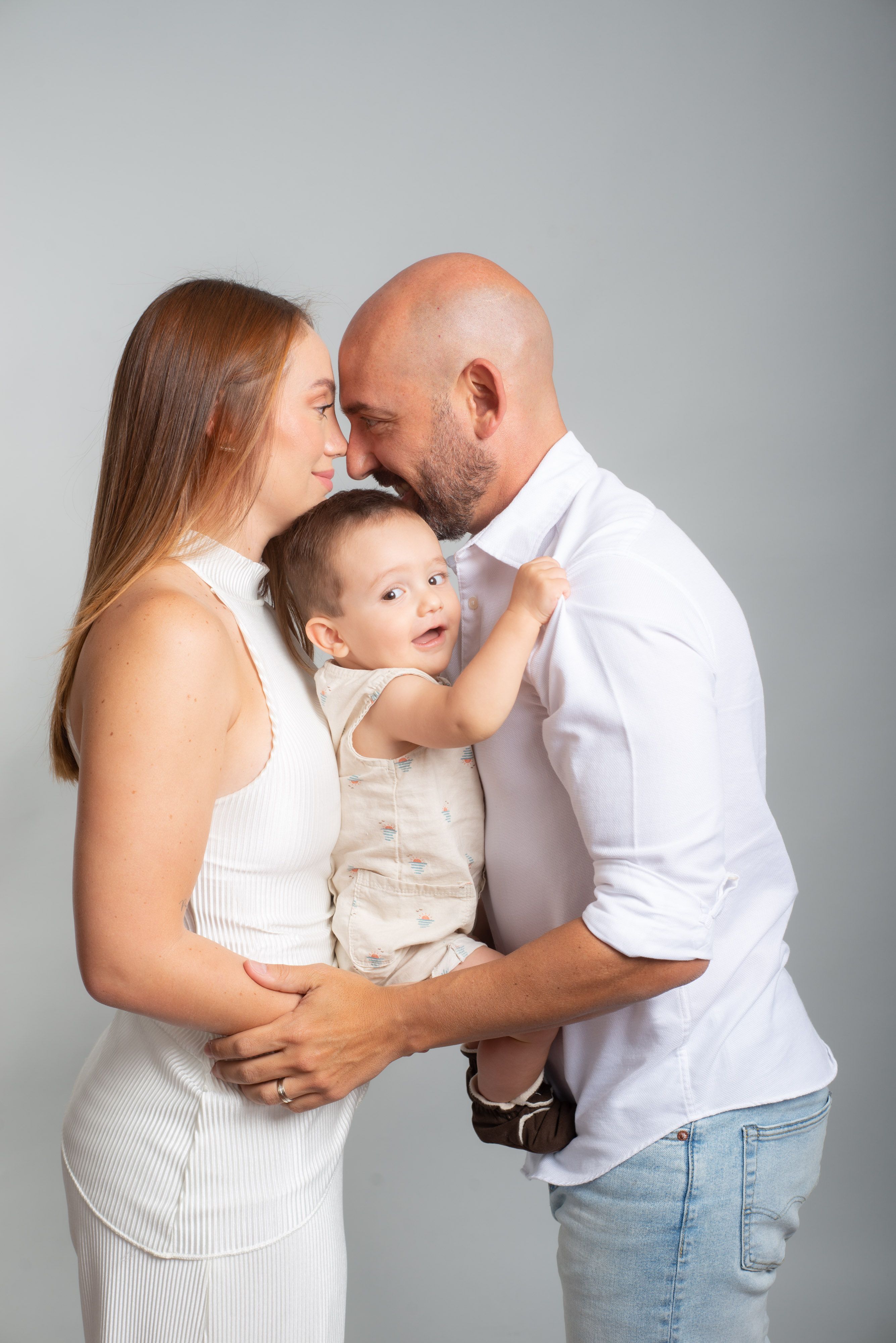 Family Portraits With Babies Photos, Download The BEST Free Family ...