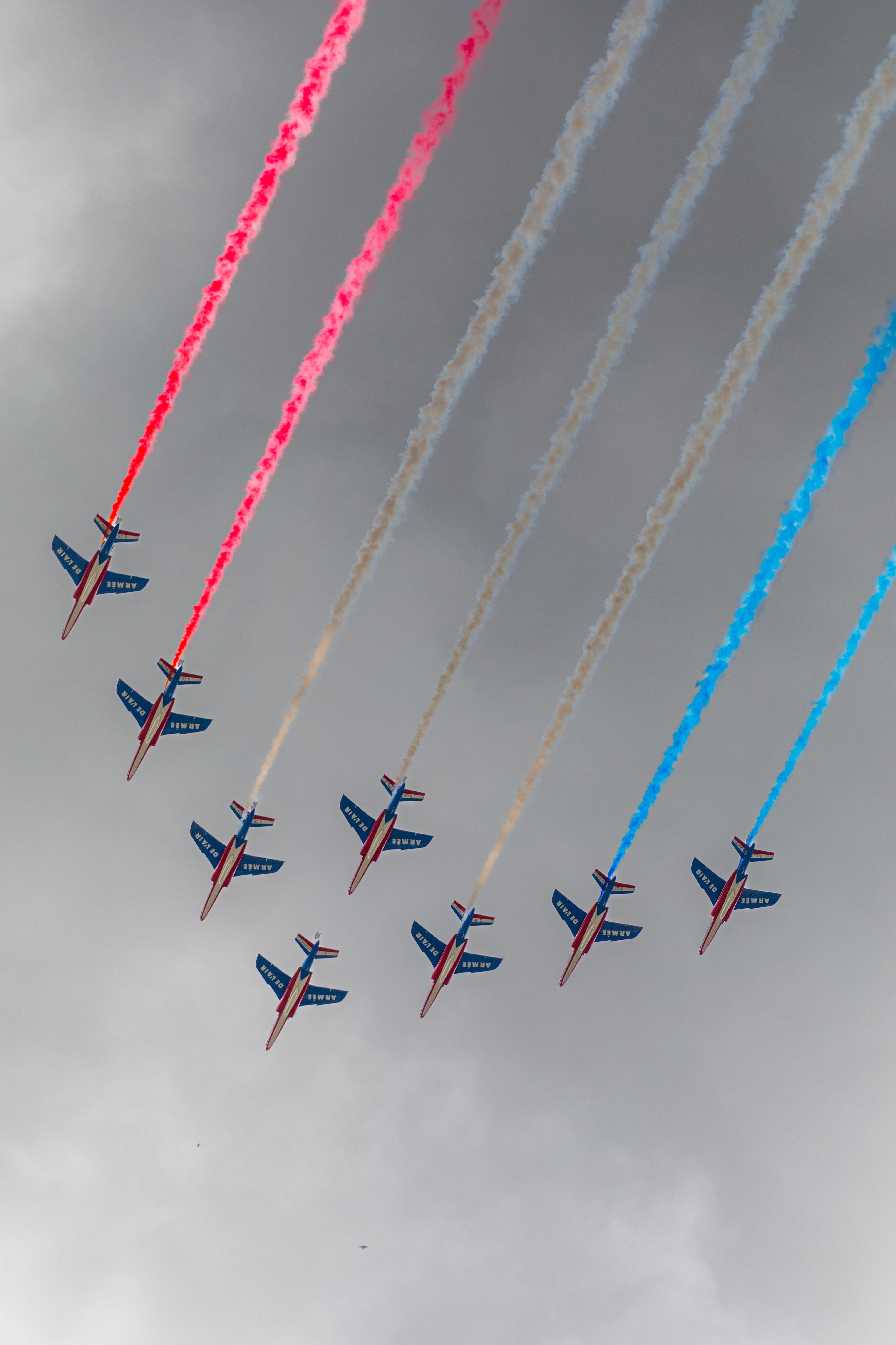 Colorful Aerobatic Display by Jet Aircraft Team · Free Stock Photo