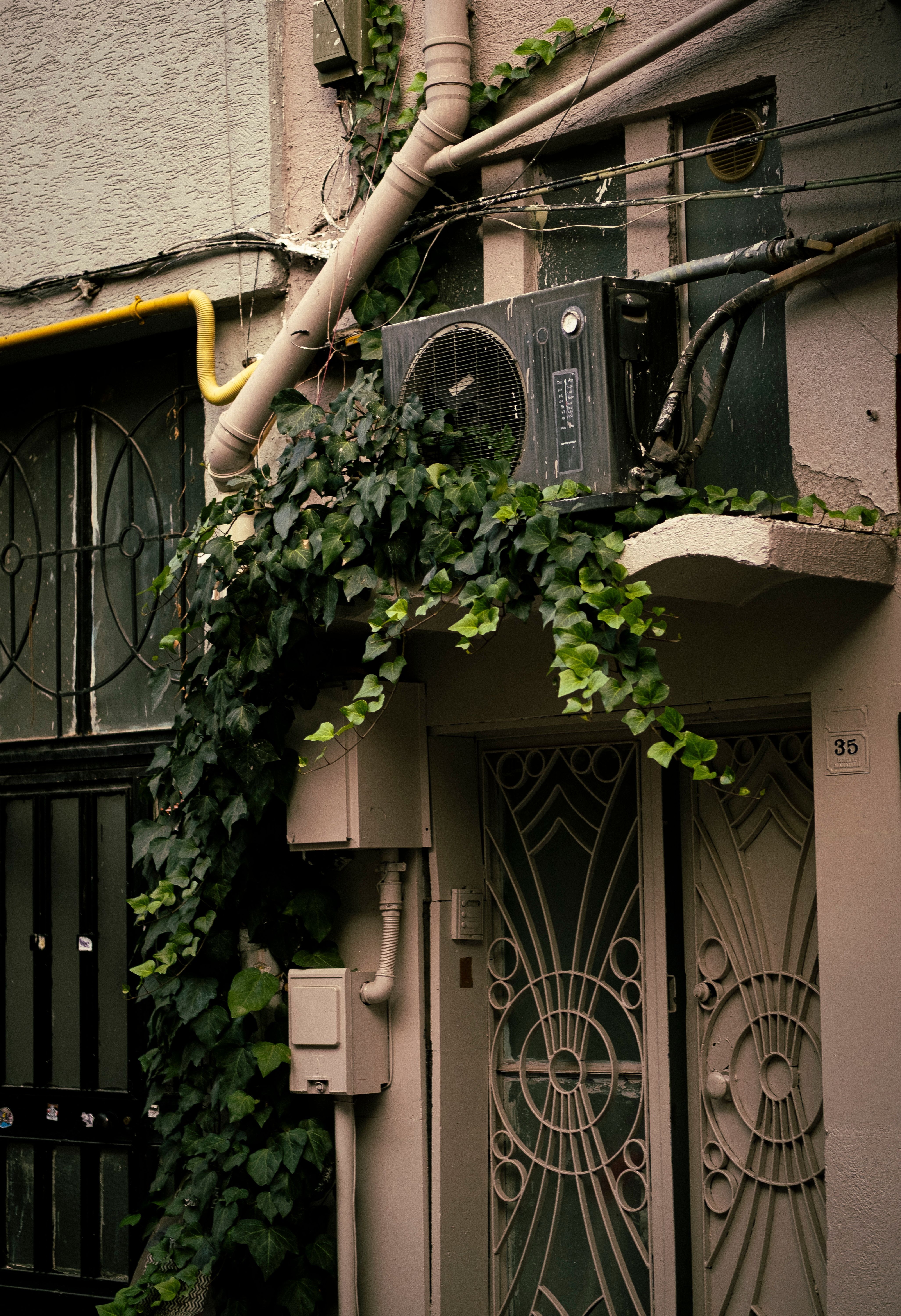 Charming Urban Street Corner in Eskişehir · Free Stock Photo