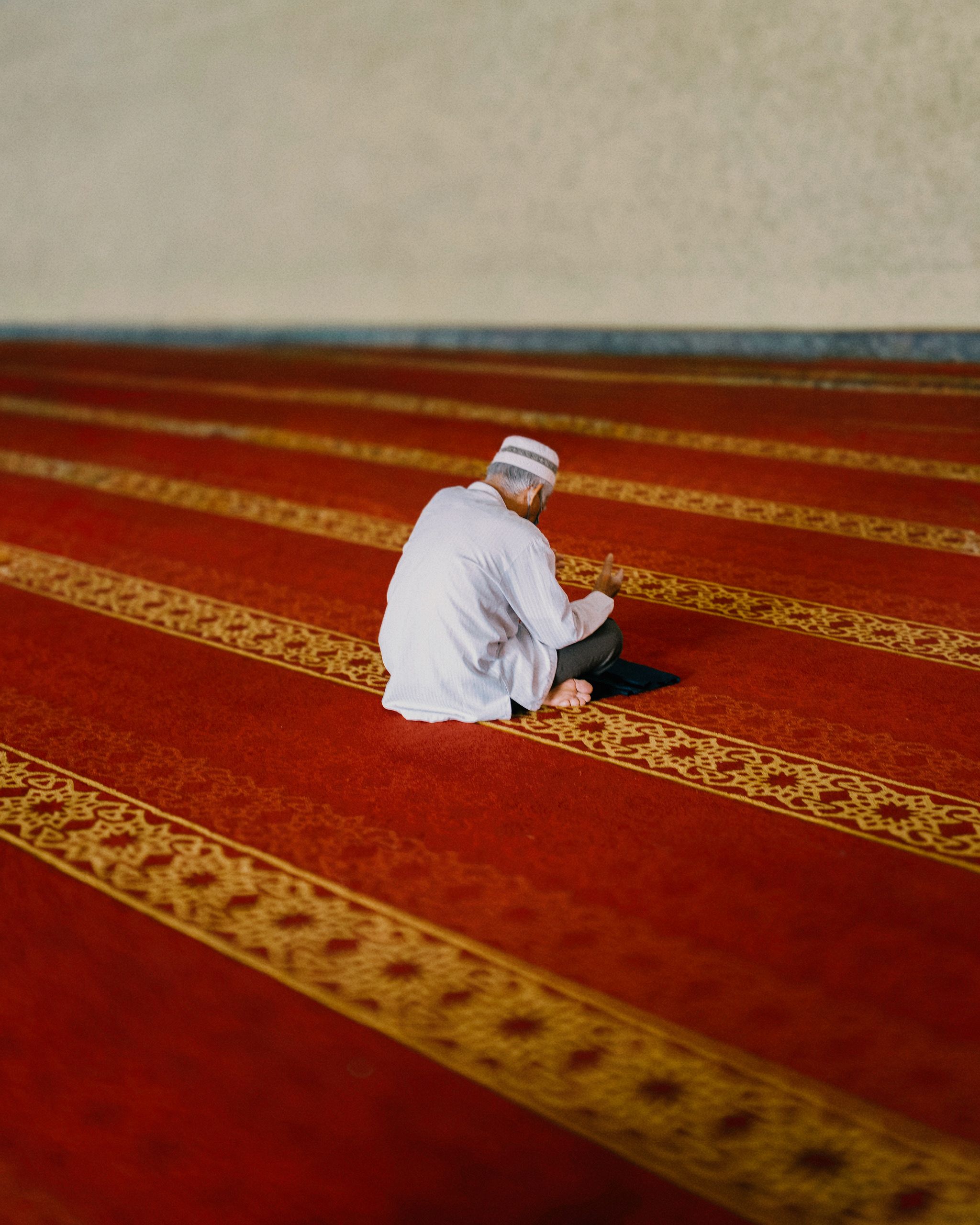 Praying Muslim Man · Free Stock Photo