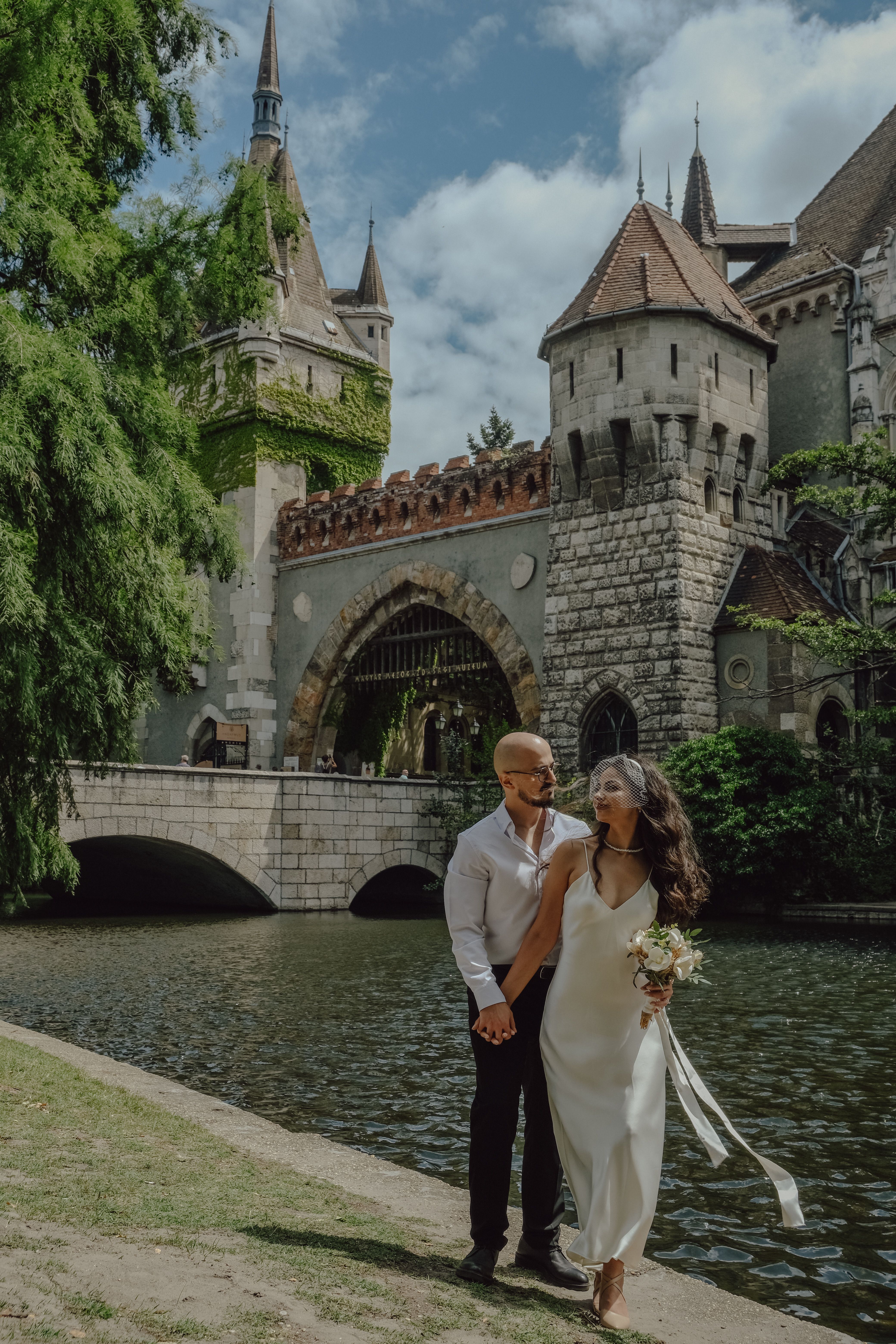 Couple Walking Hand In Hand Photos, Download The BEST Free Couple ...