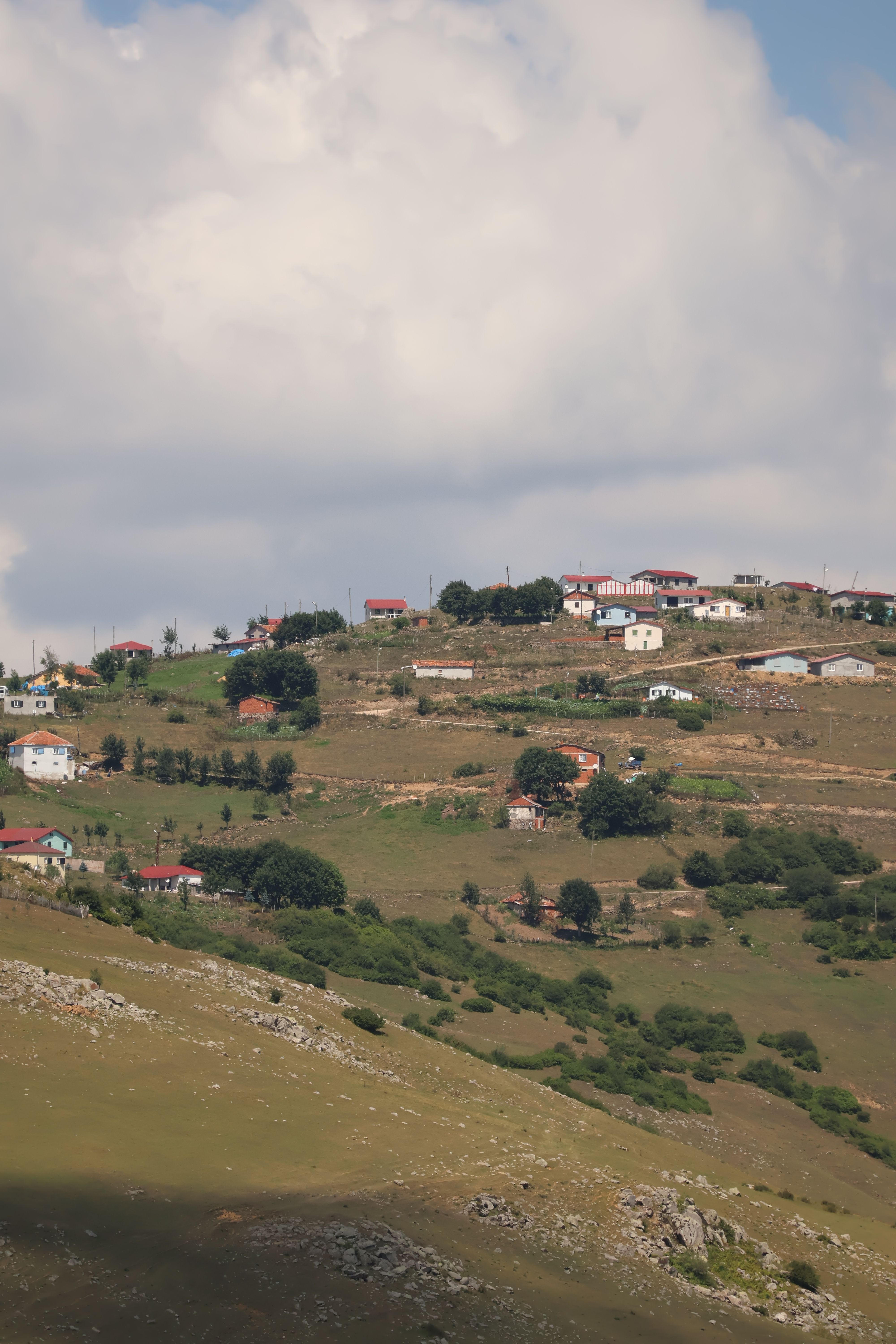 Scenic Mountain Plateau with Village Houses · Free Stock Photo
