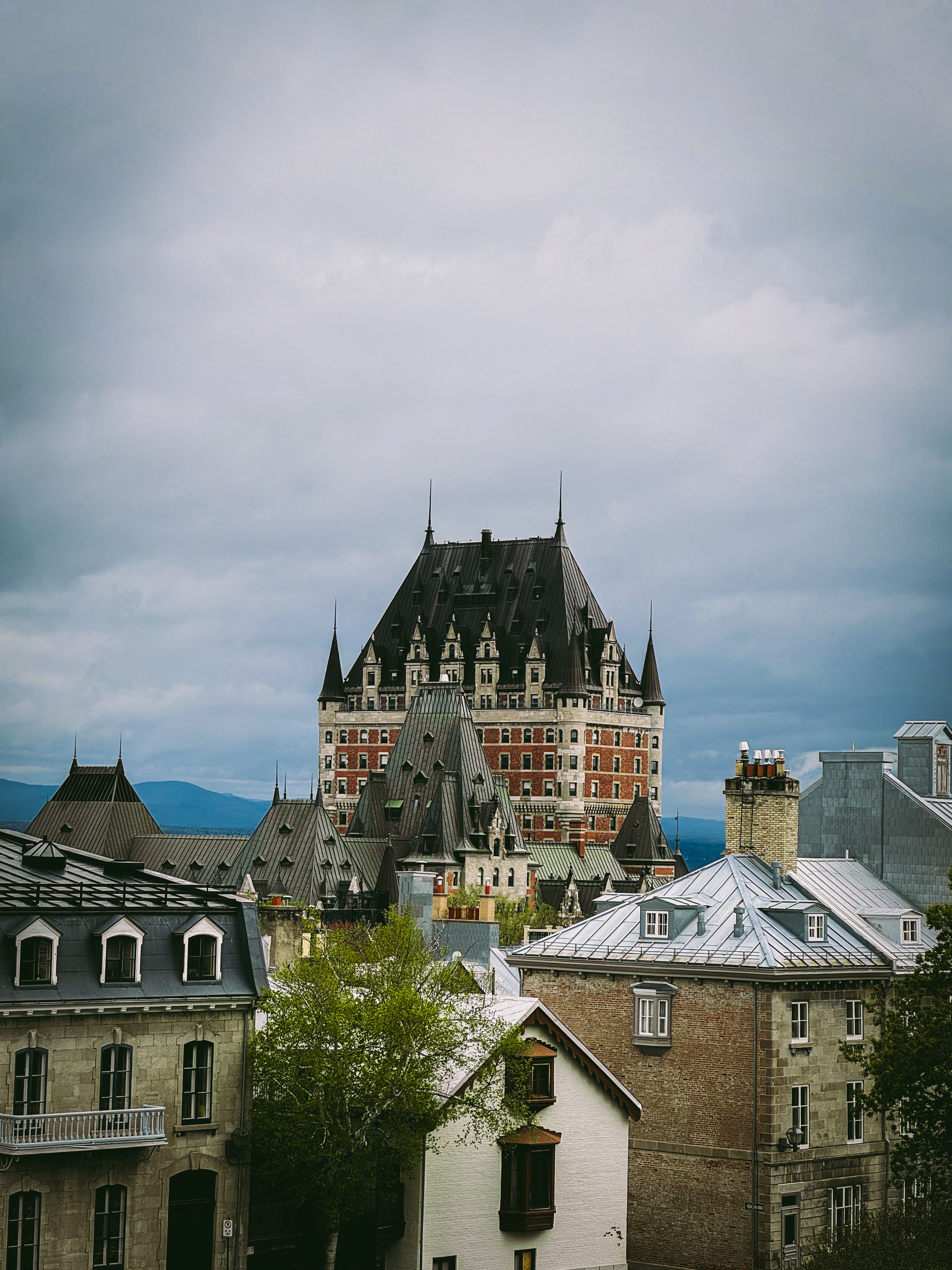 Frontenac Castel Halloween Ambiance · Free Stock Photo