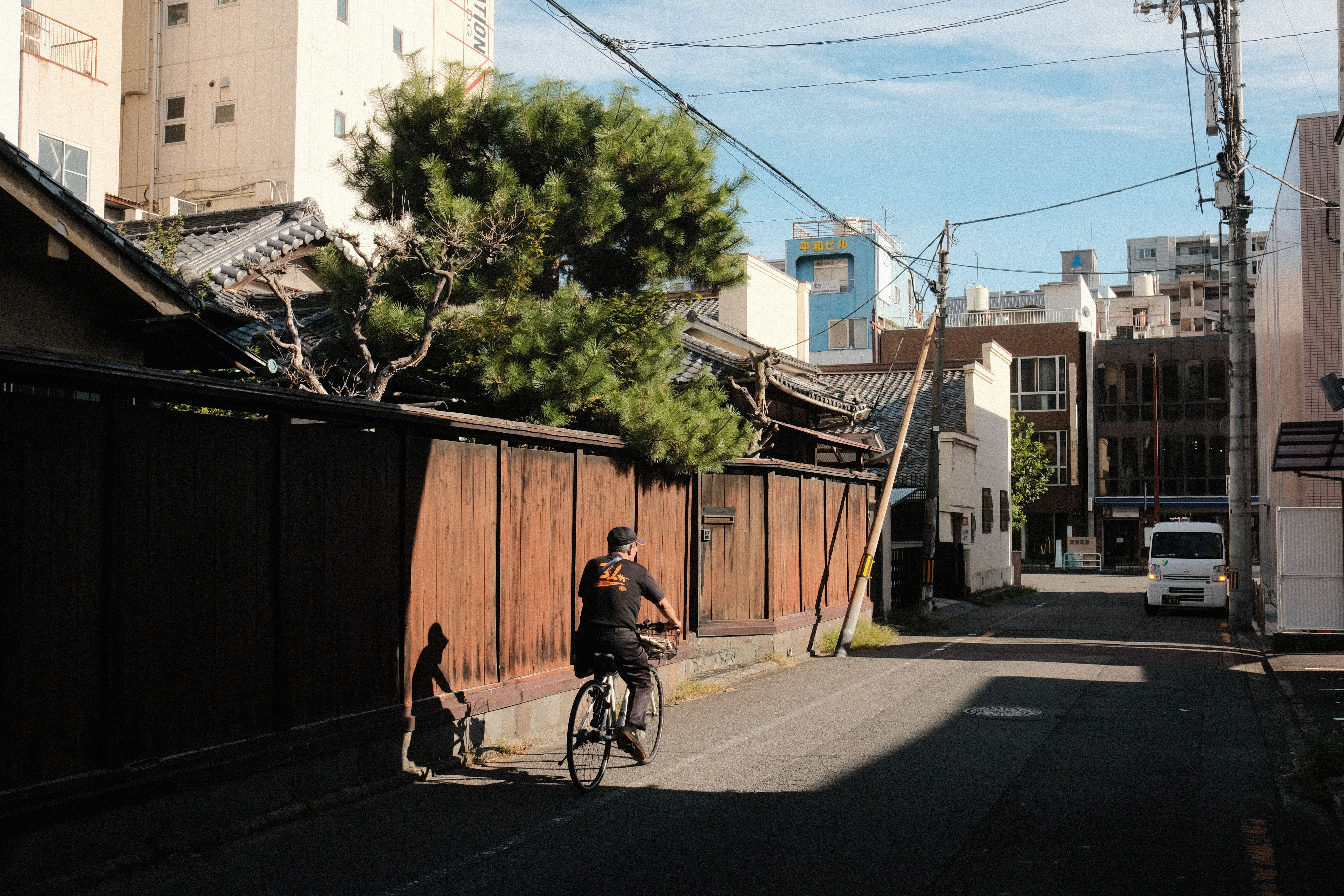 Vibrant Street Scene in Downtown Tokyo, Japan · Free Stock Photo