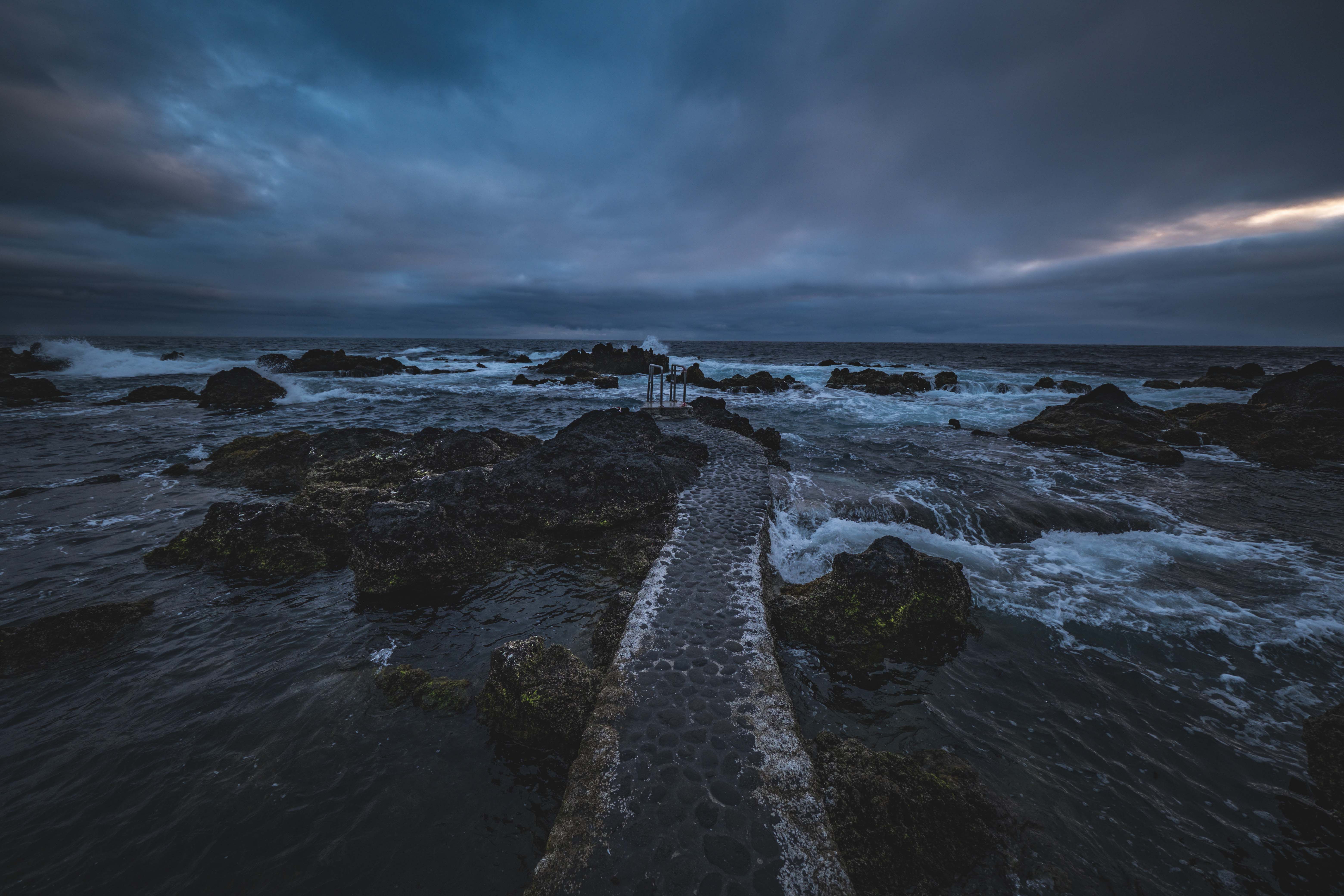 Dramatic Ocean Pathway at Twilight · Free Stock Photo