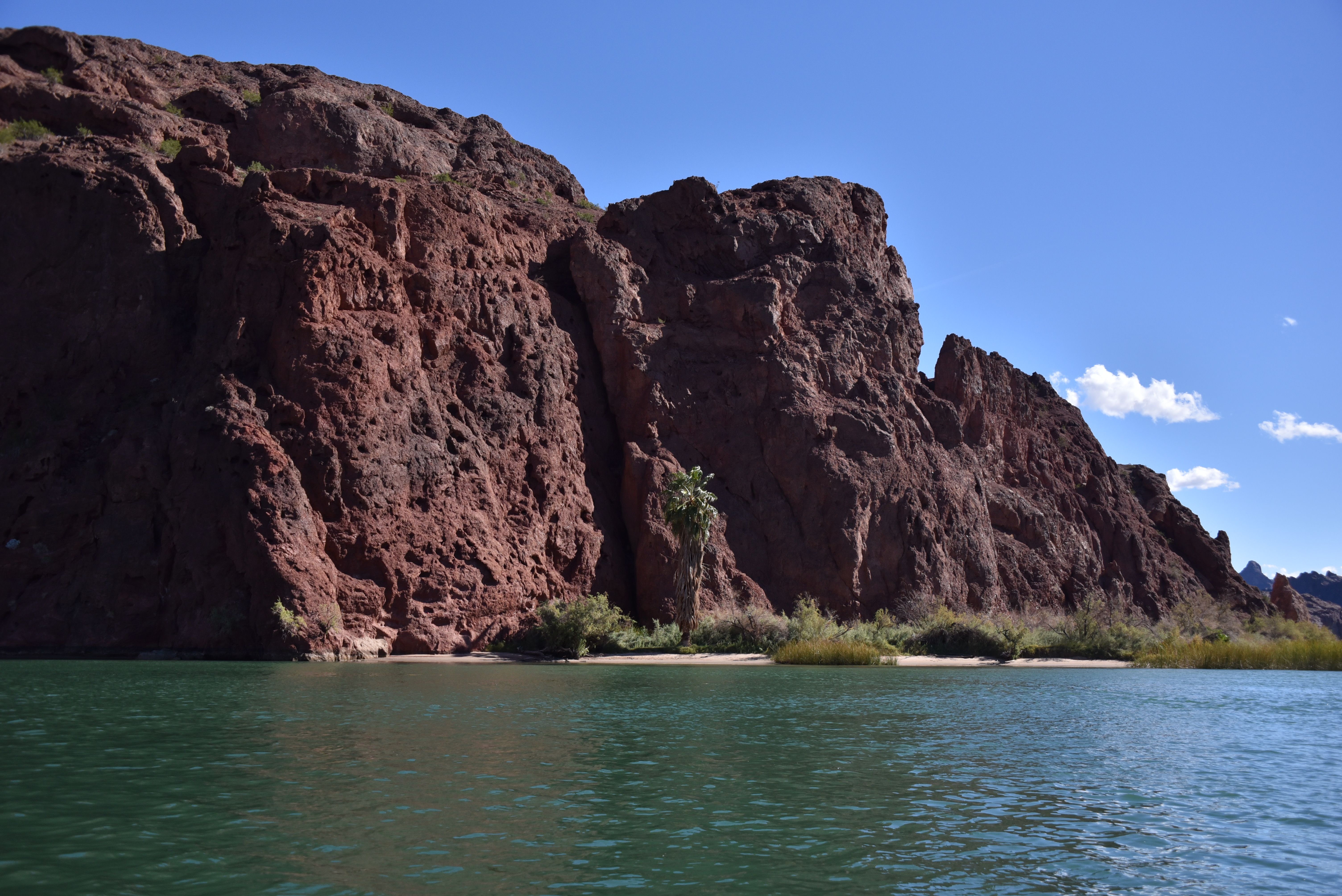 Red Rock Cliffs along Colorado River in Laughlin · Free Stock Photo