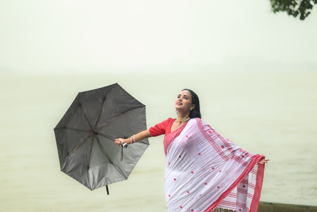 Wet Saree Photos, Download The BEST Free Wet Saree Stock Photos & HD Images