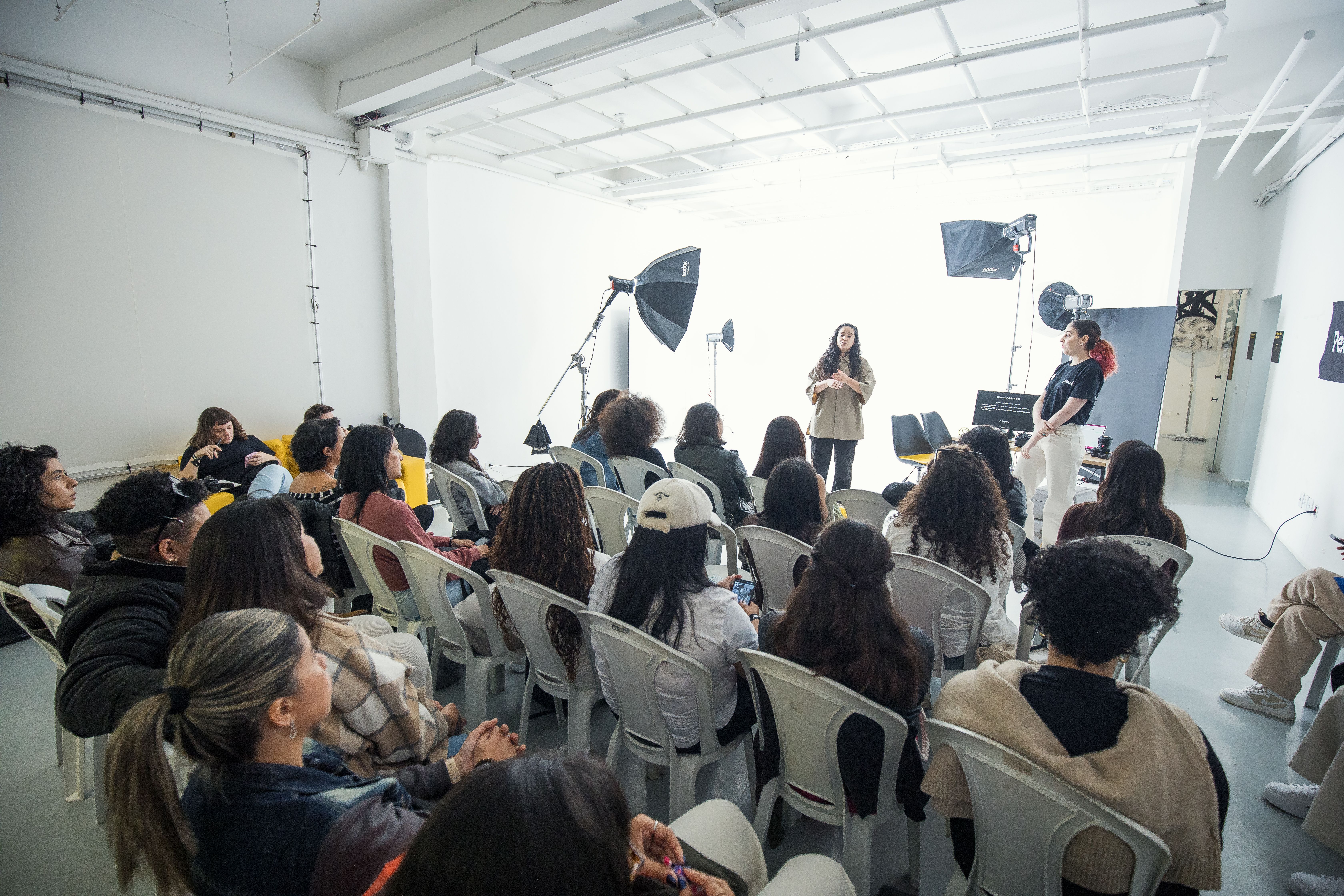 Workshop Photos, Download The BEST Free Workshop Stock Photos & HD Images