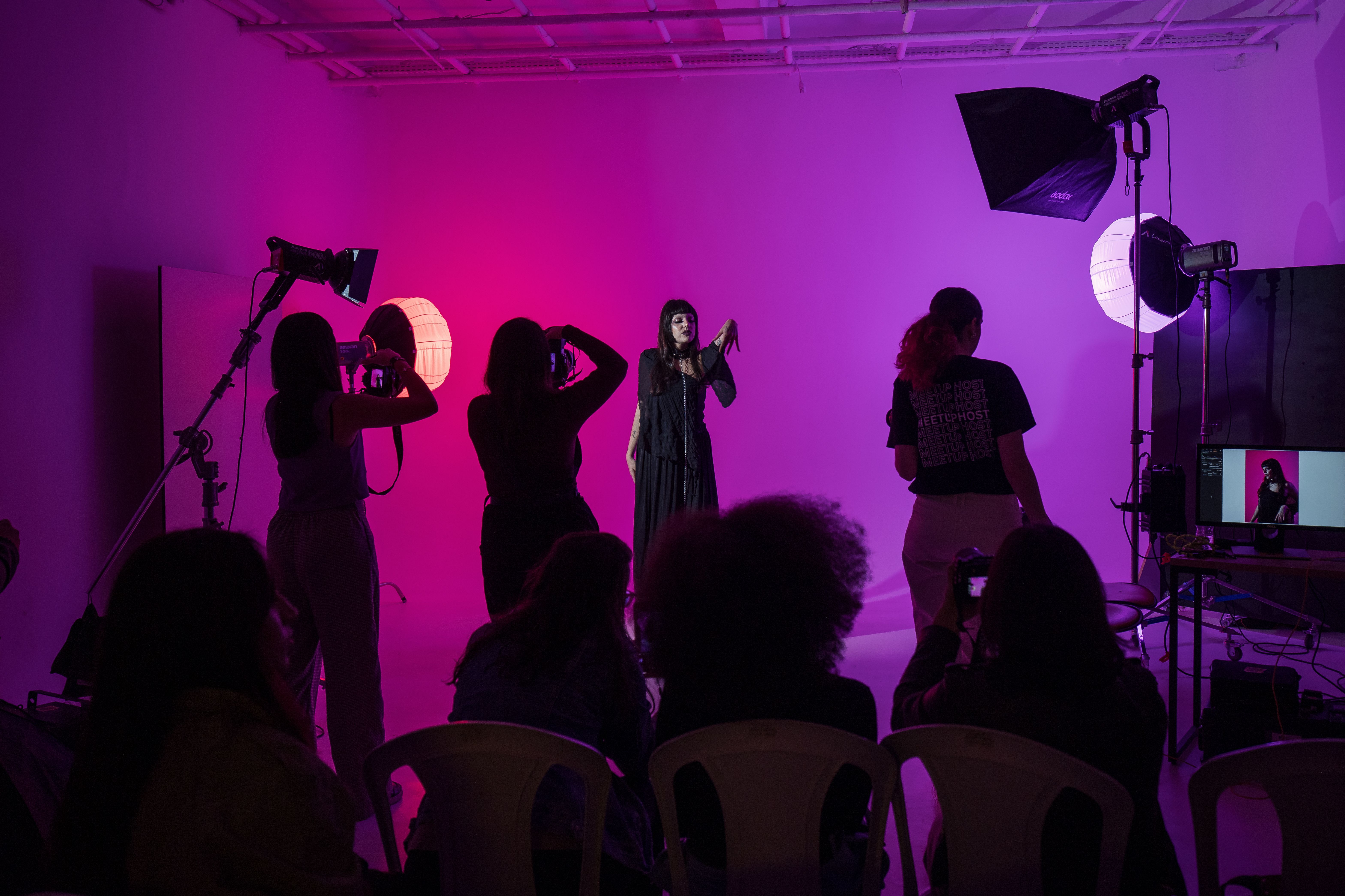 Photography Workshop with Dramatic Lighting · Free Stock Photo