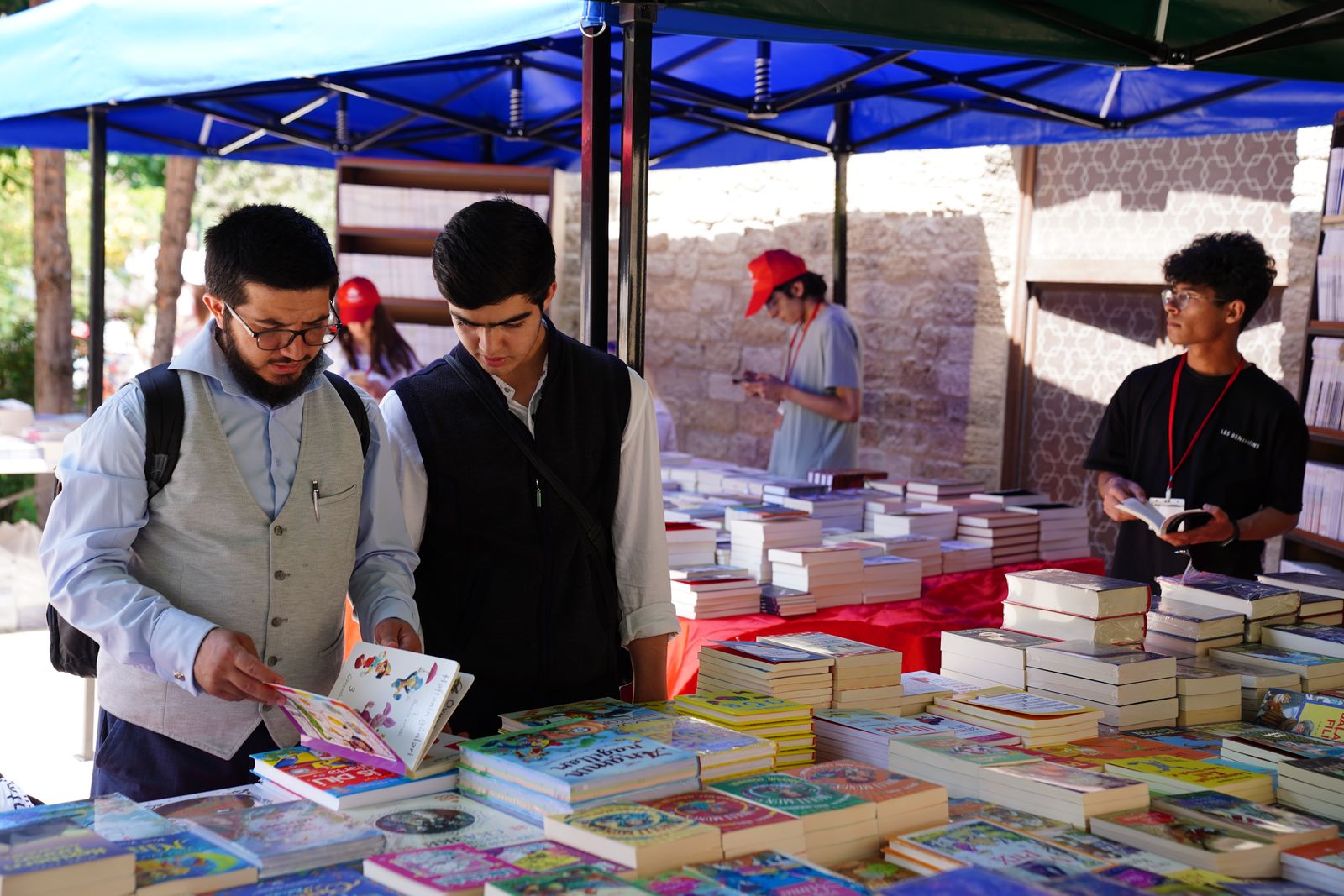 Book Fair Photos, Download The BEST Free Book Fair Stock Photos & HD Images
