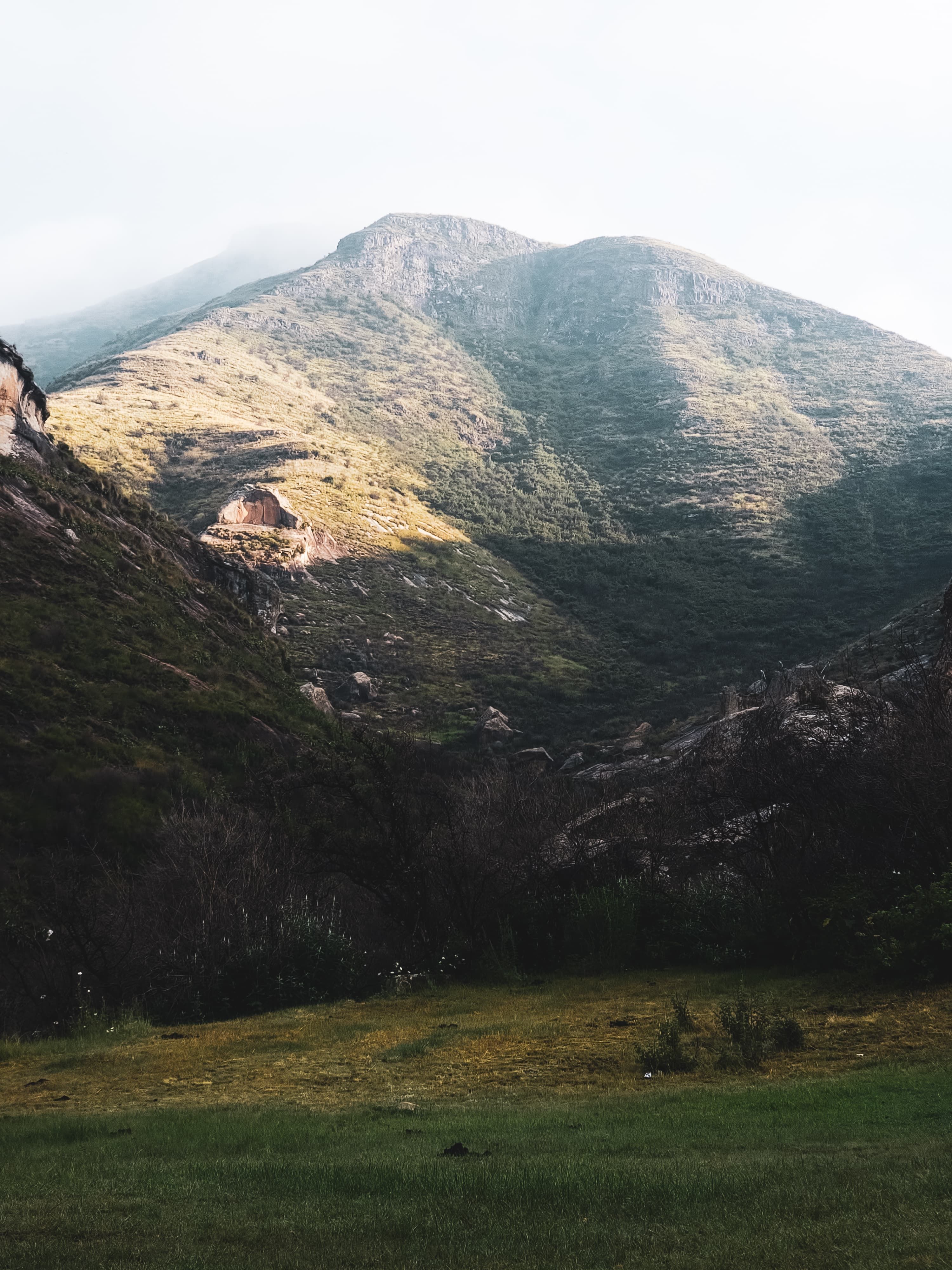 Stunning Mountain Landscape in Daylight · Free Stock Photo