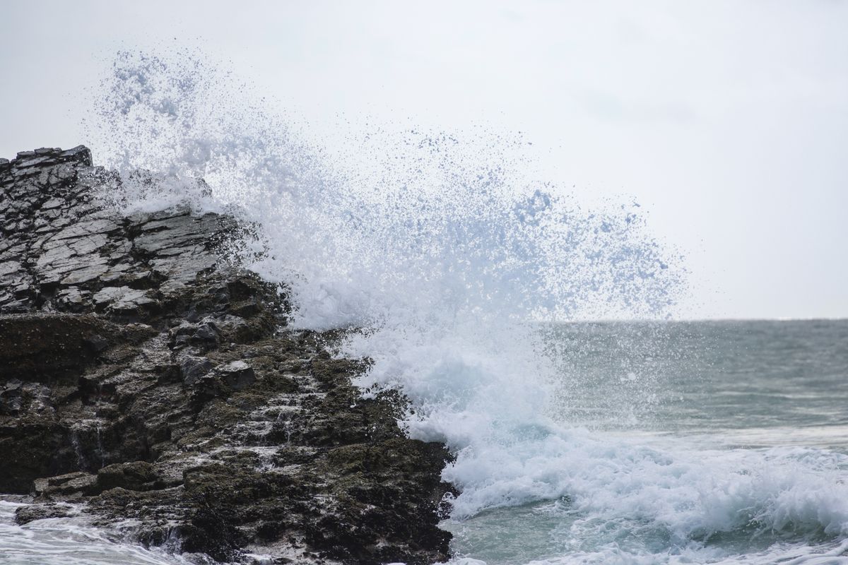 Rolling Waves Photos, Download The BEST Free Rolling Waves Stock Photos ...