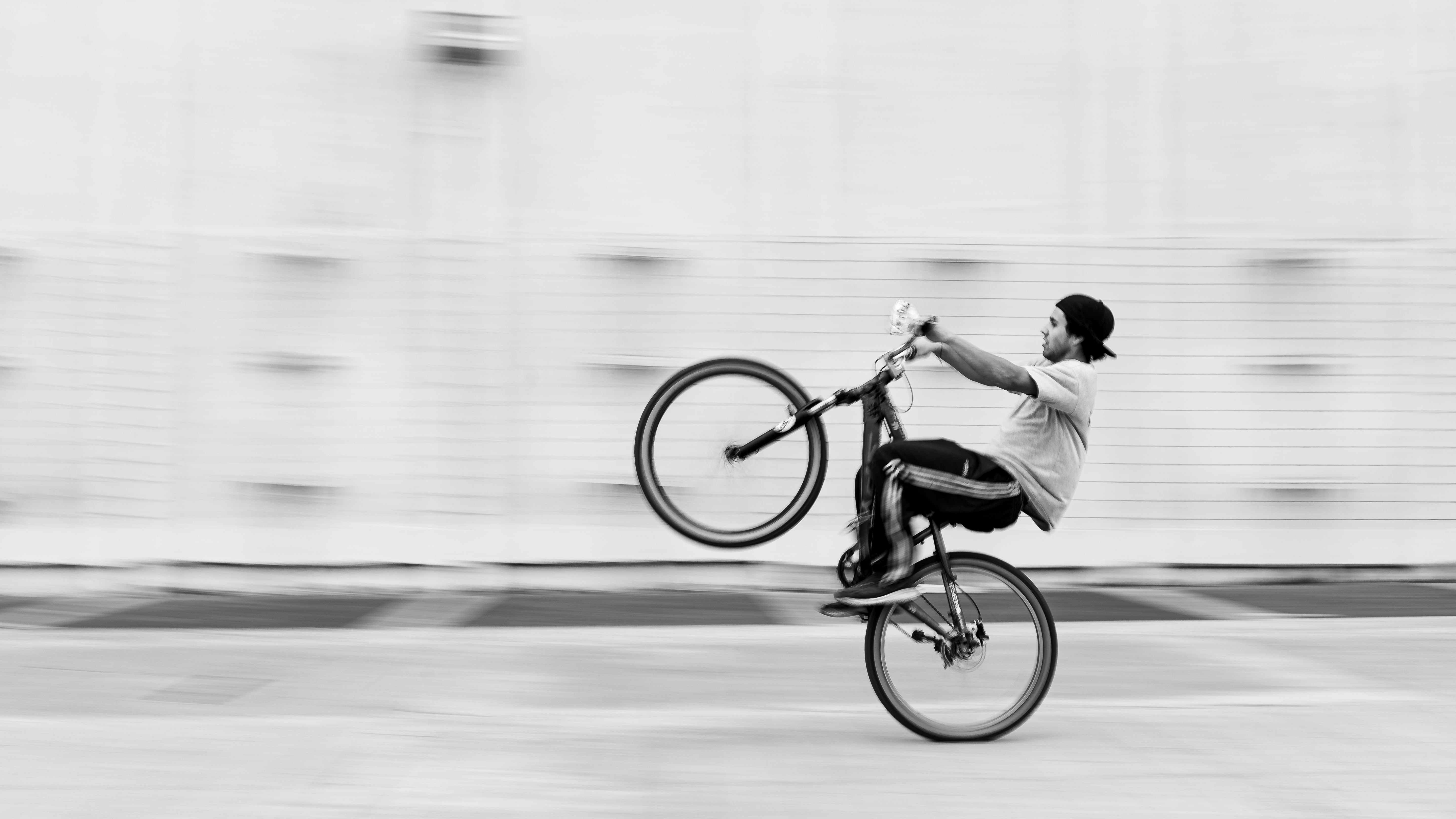 Background Surron Wheelie Photos, Download The BEST Free Background ...