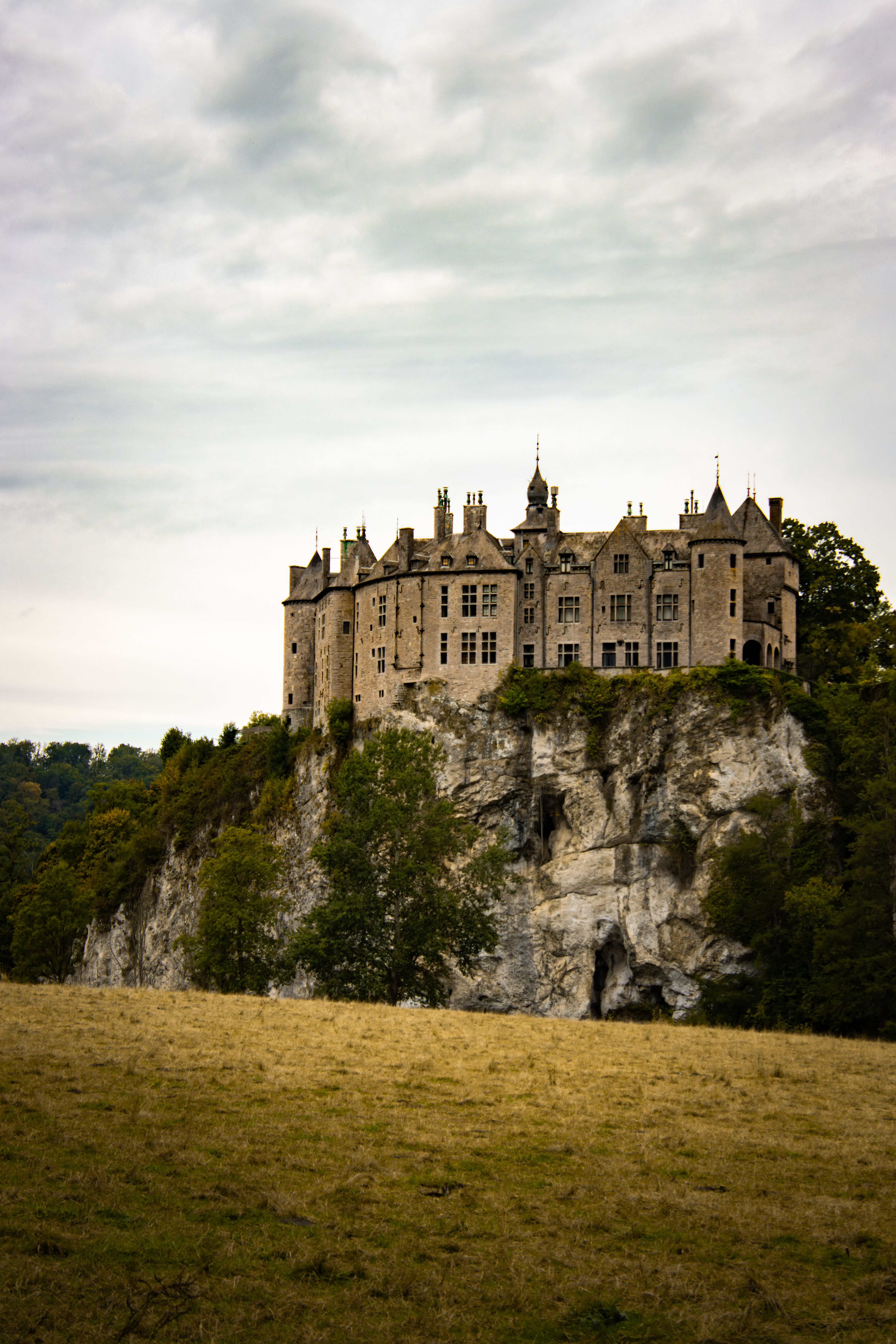 Majestic Castle in Dinant, Belgium's Scenic Landscape · Free Stock Photo