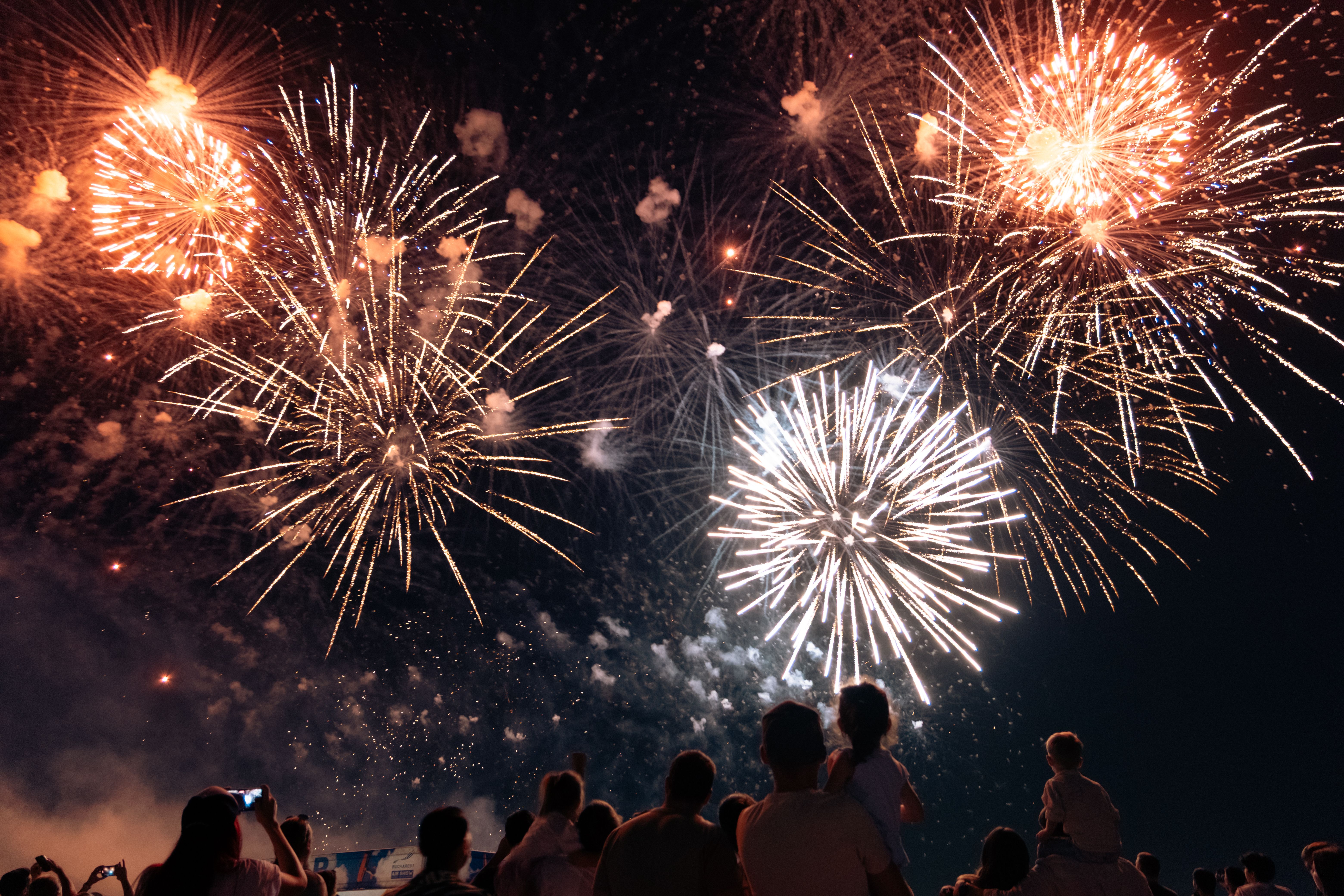 Spectacular Fireworks Display at Night Festival · Free Stock Photo