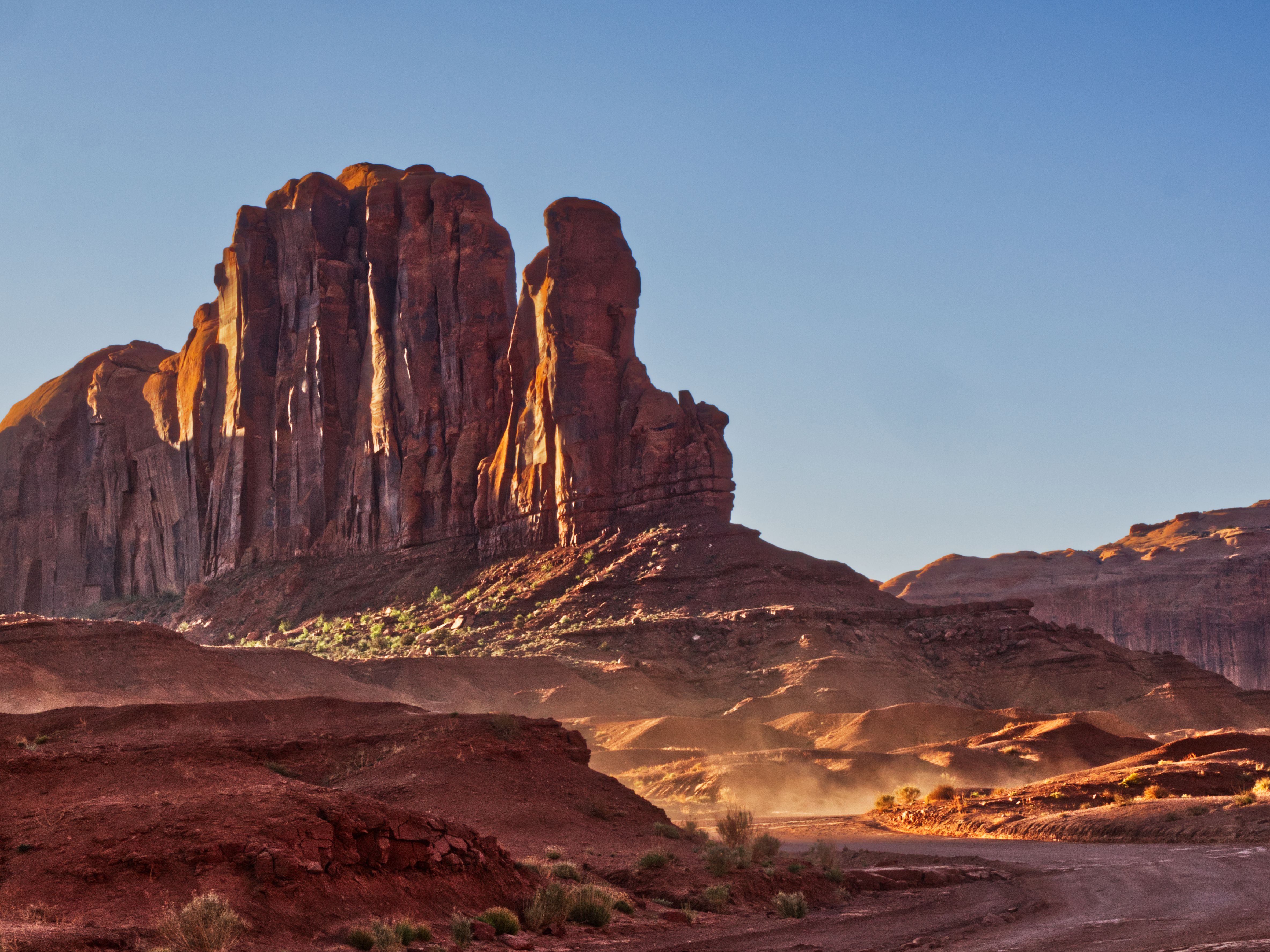 Dramatic Monument Valley Rock Formation at Sunrise · Free Stock Photo