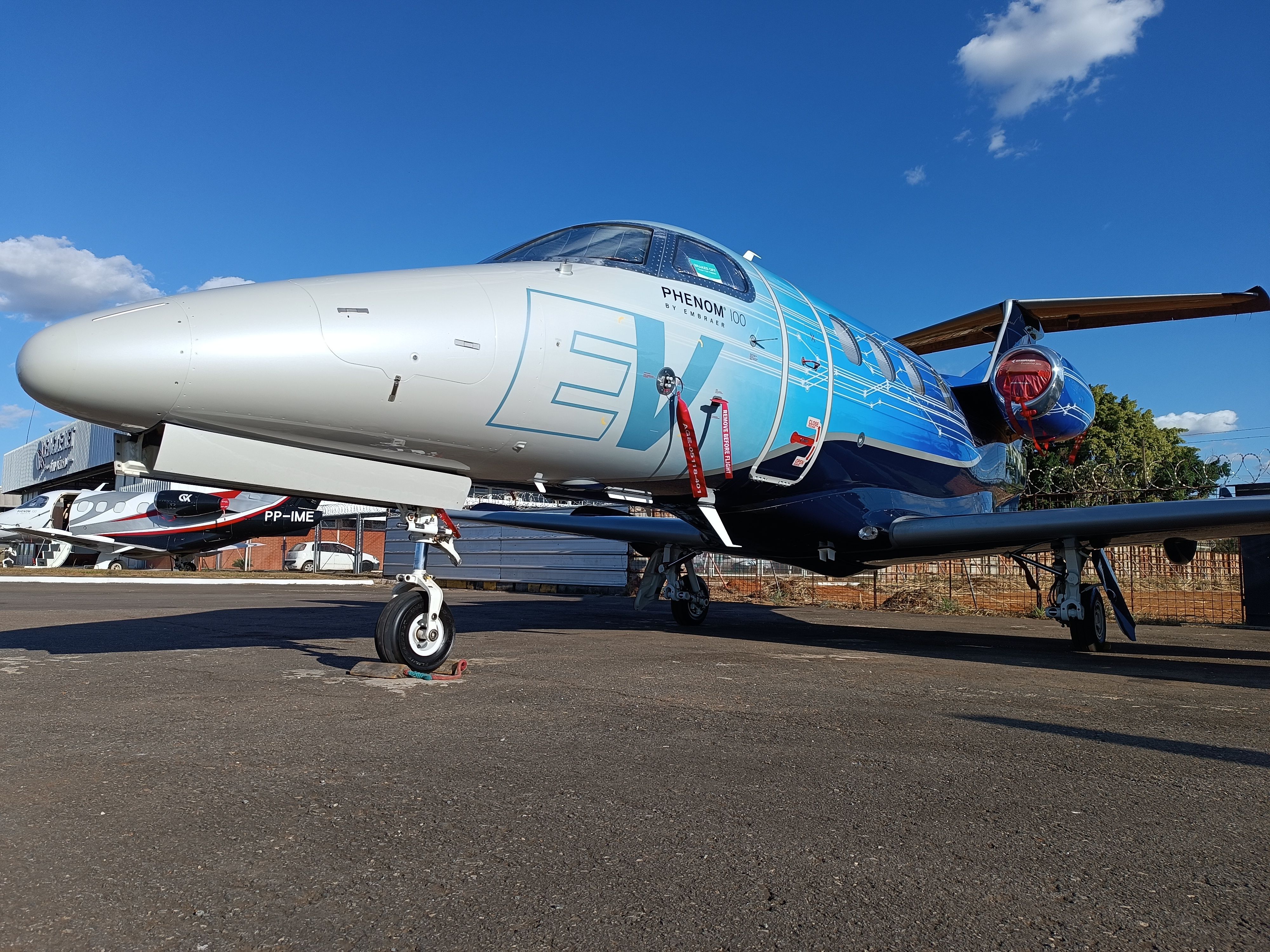 Fenómeno Embraer Photos, Download The BEST Free Fenómeno Embraer Stock ...