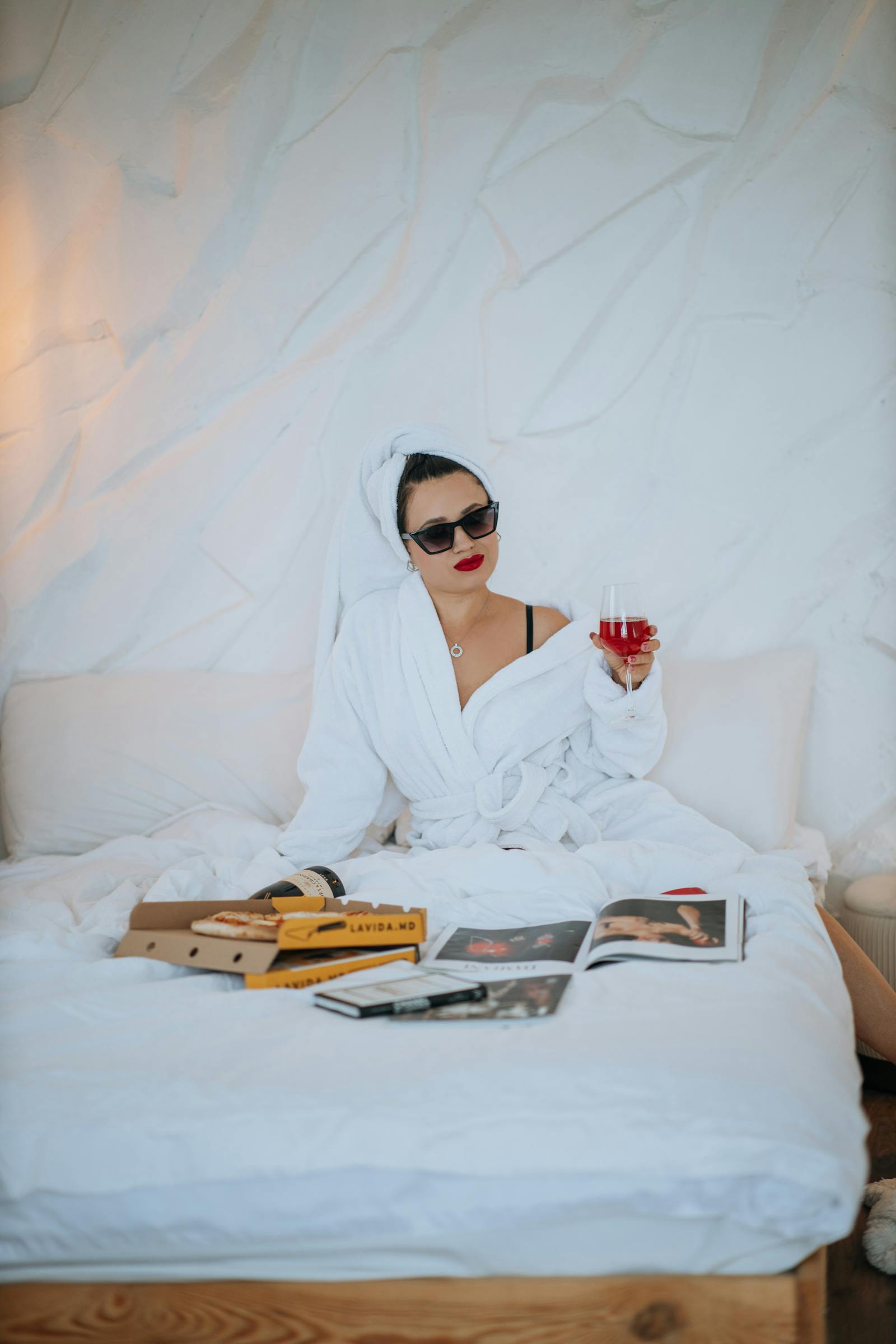 Woman Rides The Bed Post Photos, Download The BEST Free Woman Rides The ...