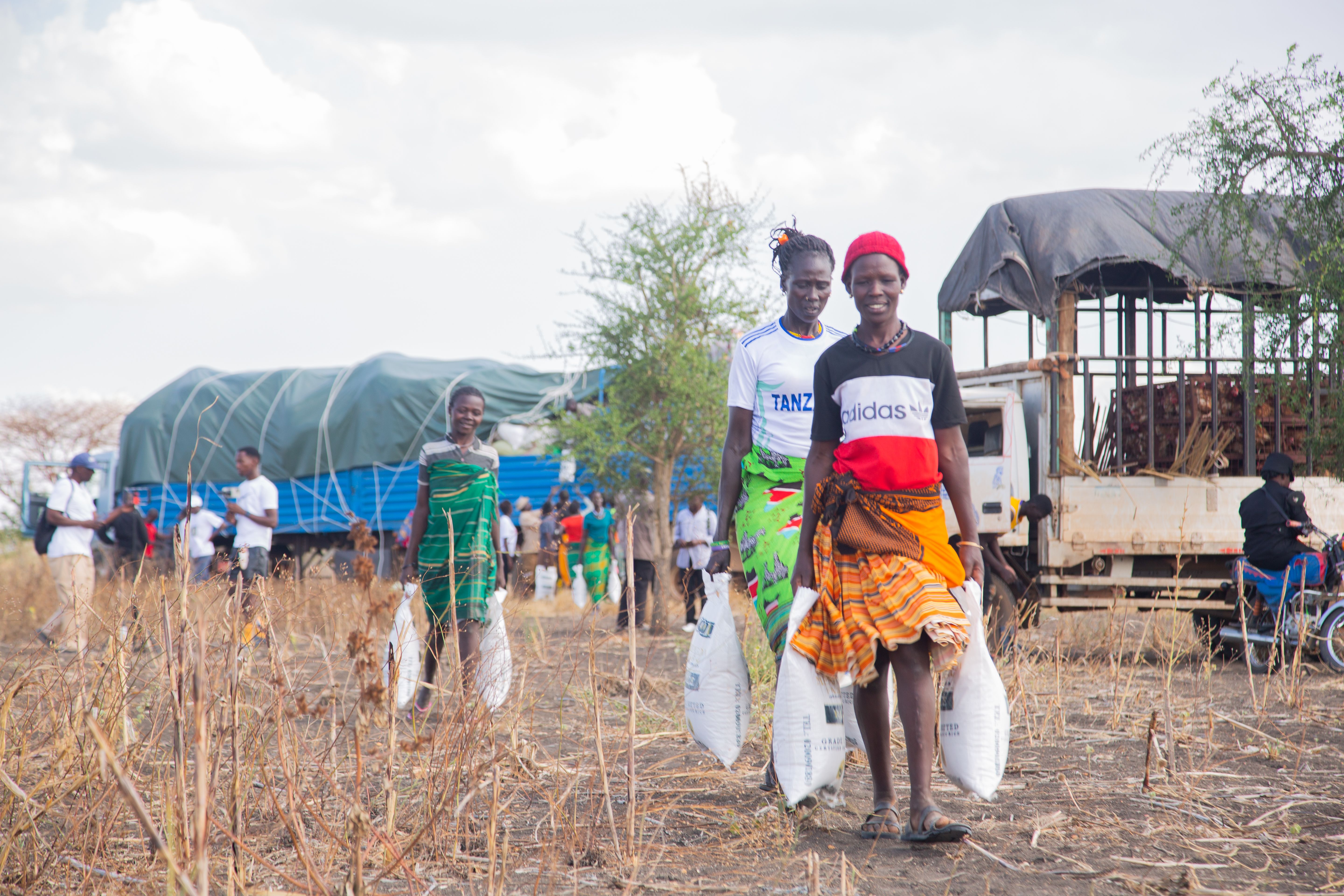 Community Aid Distribution in Rural Africa · Free Stock Photo
