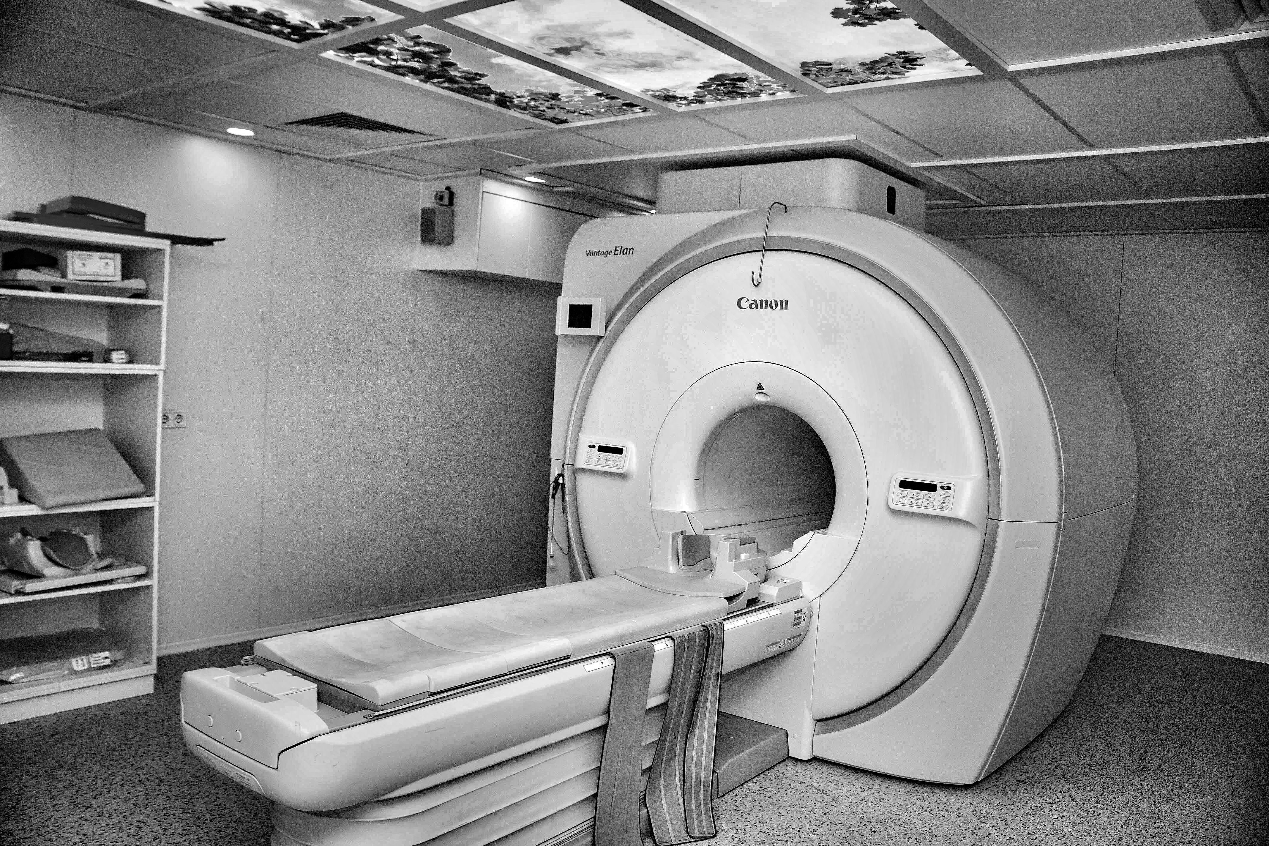 Mri Machine Photos, Download The BEST Free Mri Machine Stock Photos ...