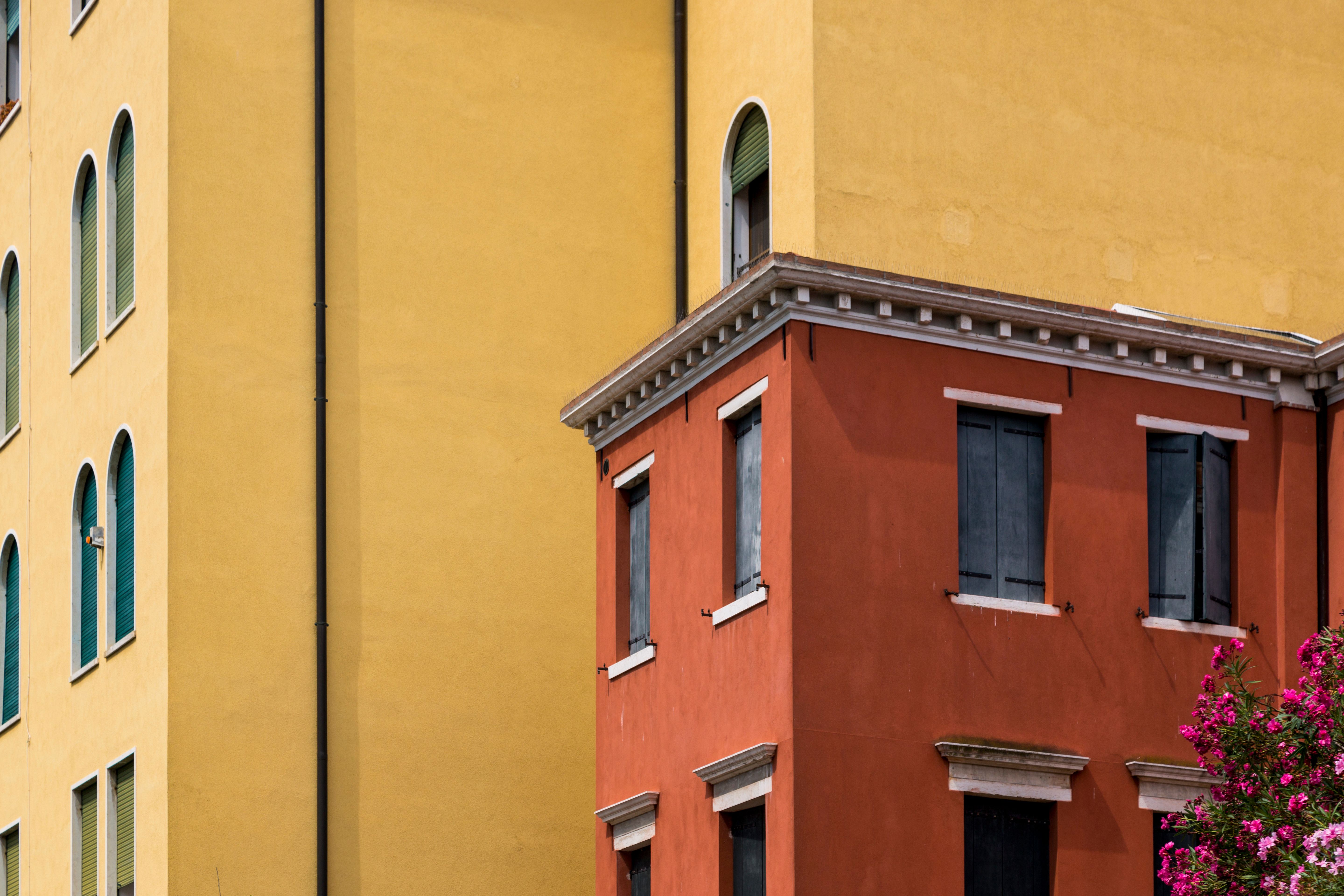 Colorful Italian Facade Architecture Scene · Free Stock Photo